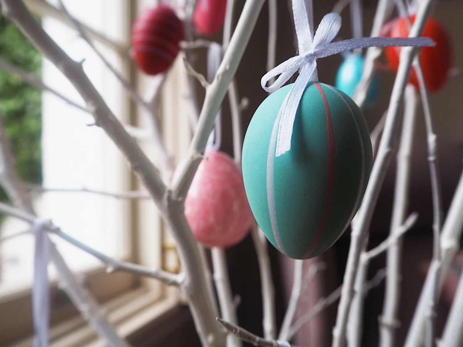 Create A Pretty Easter Display With Painted Branches & Hanging John ...