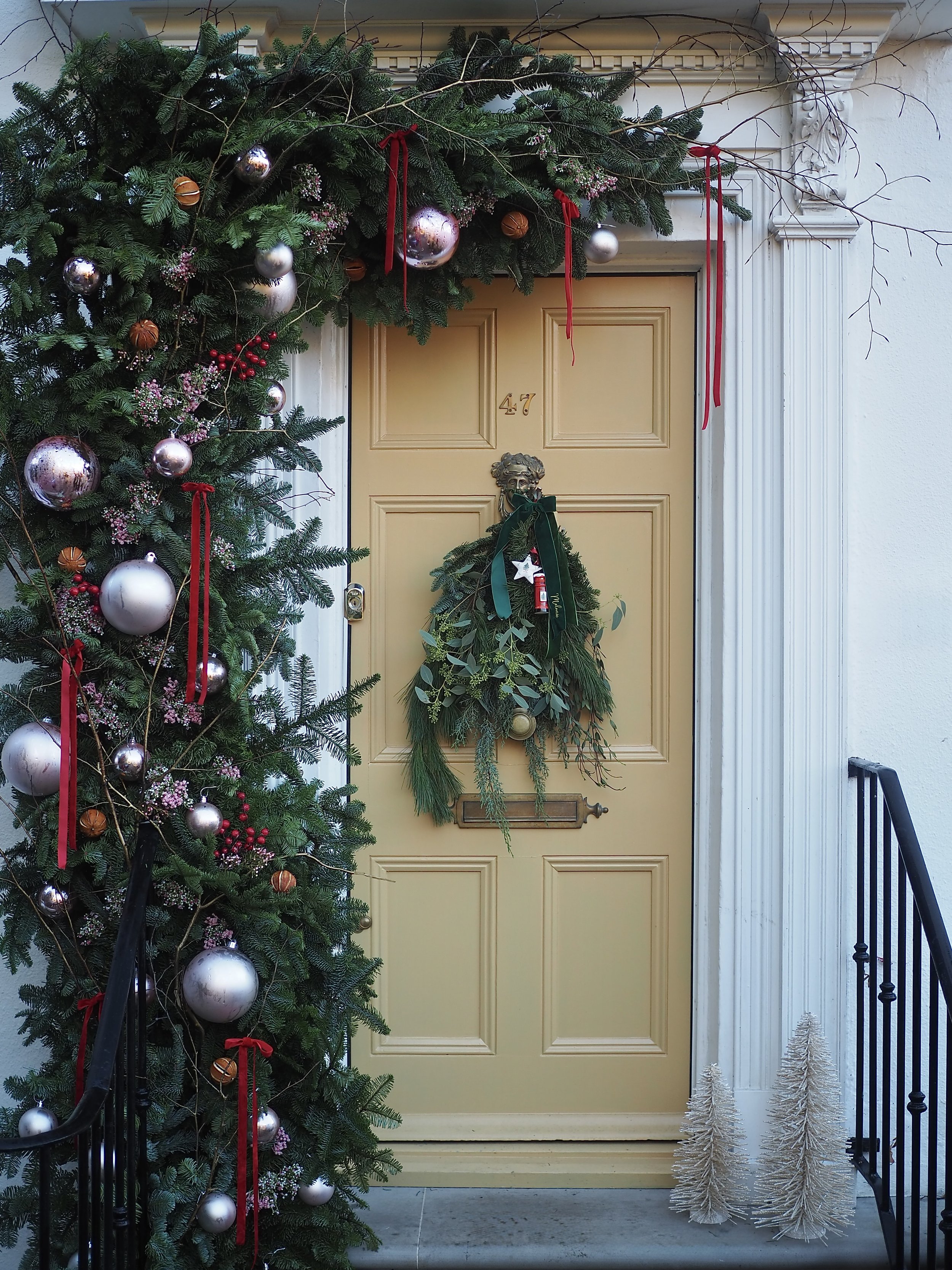 Christmas Door Decor Ideas & Inspiration — MELANIE LISSACK INTERIORS