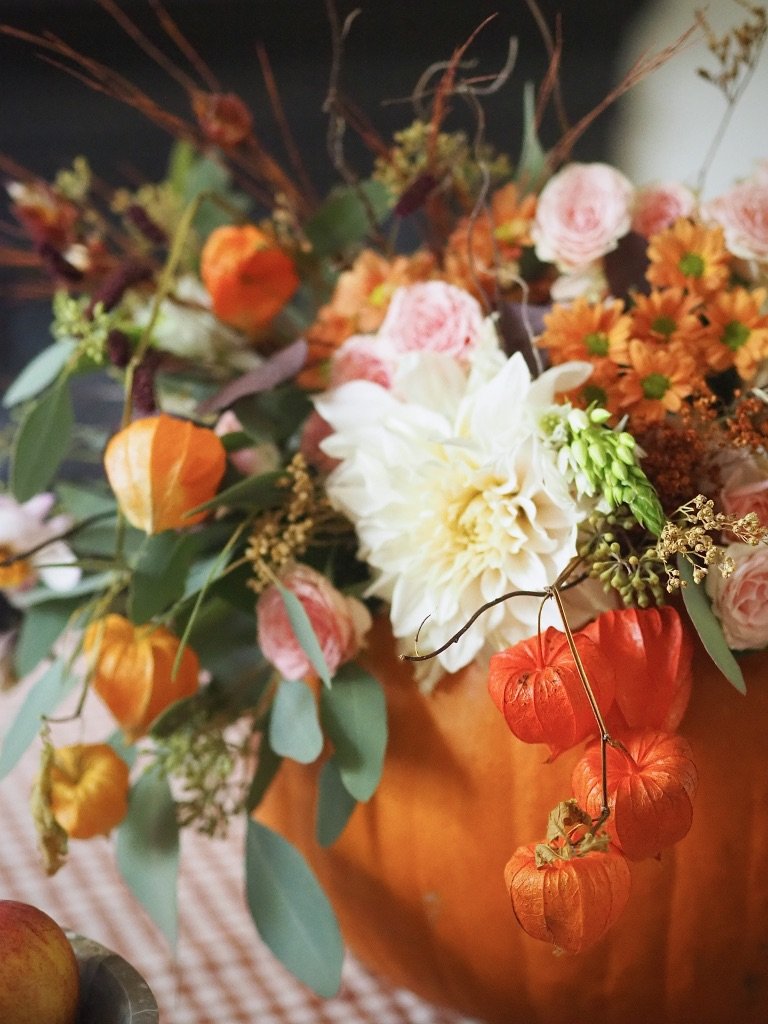 How To Make A Pretty Floral Pumpkin Display For Halloween — MELANIE ...