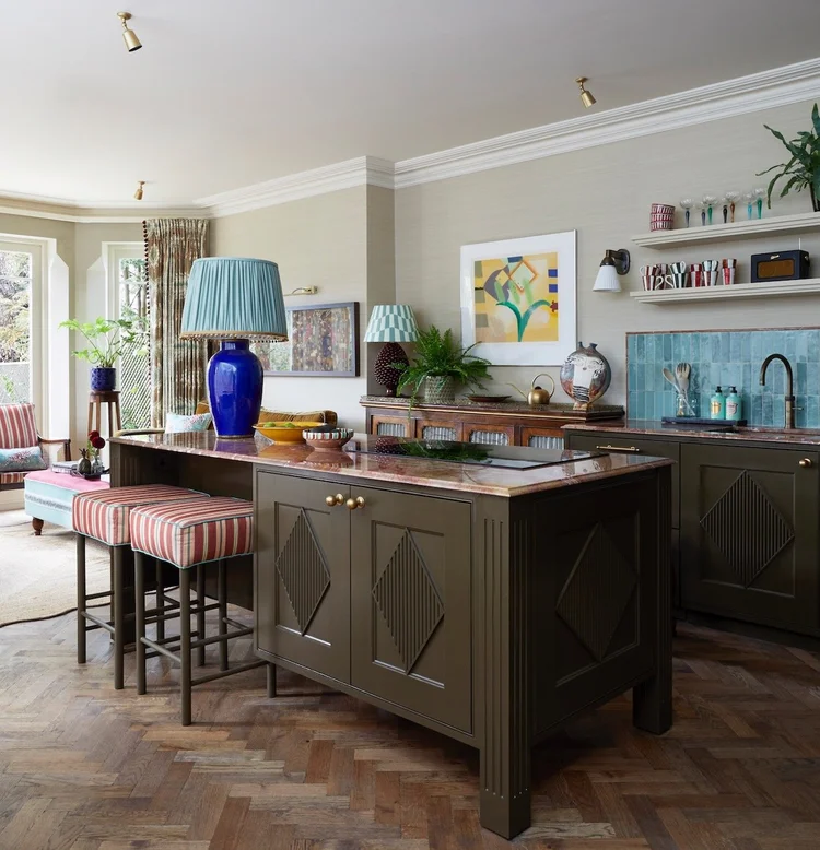 Why This Stylish New Kitchen Island Design Trend Is Here To Stay ...
