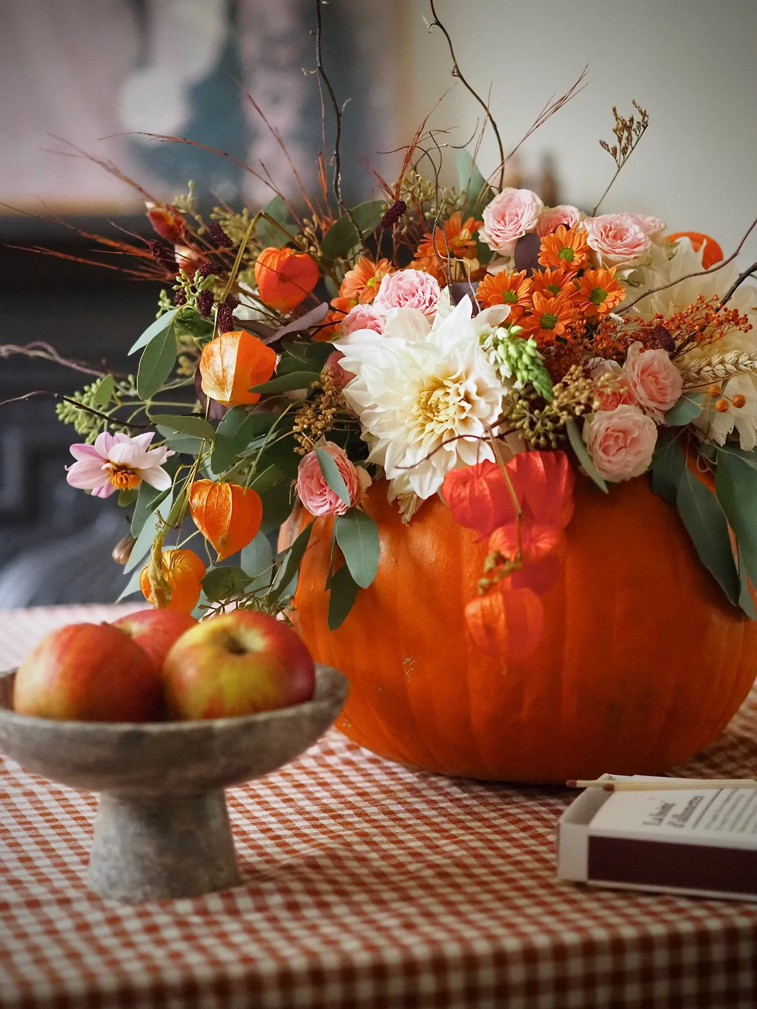 How To Make A Pretty Floral Pumpkin Display For Halloween — MELANIE ...