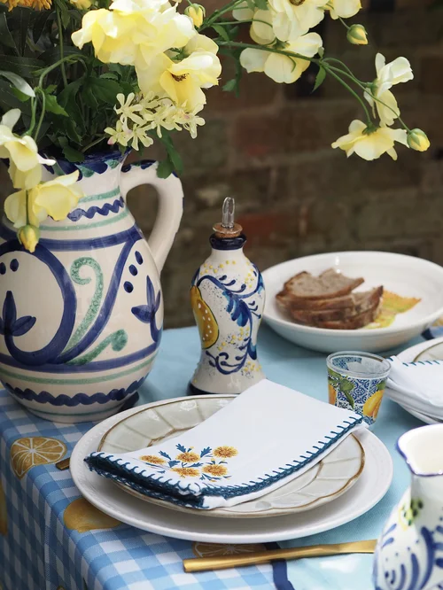 How To Style a Mediterranean-Inspired Table Setting — MELANIE LISSACK ...
