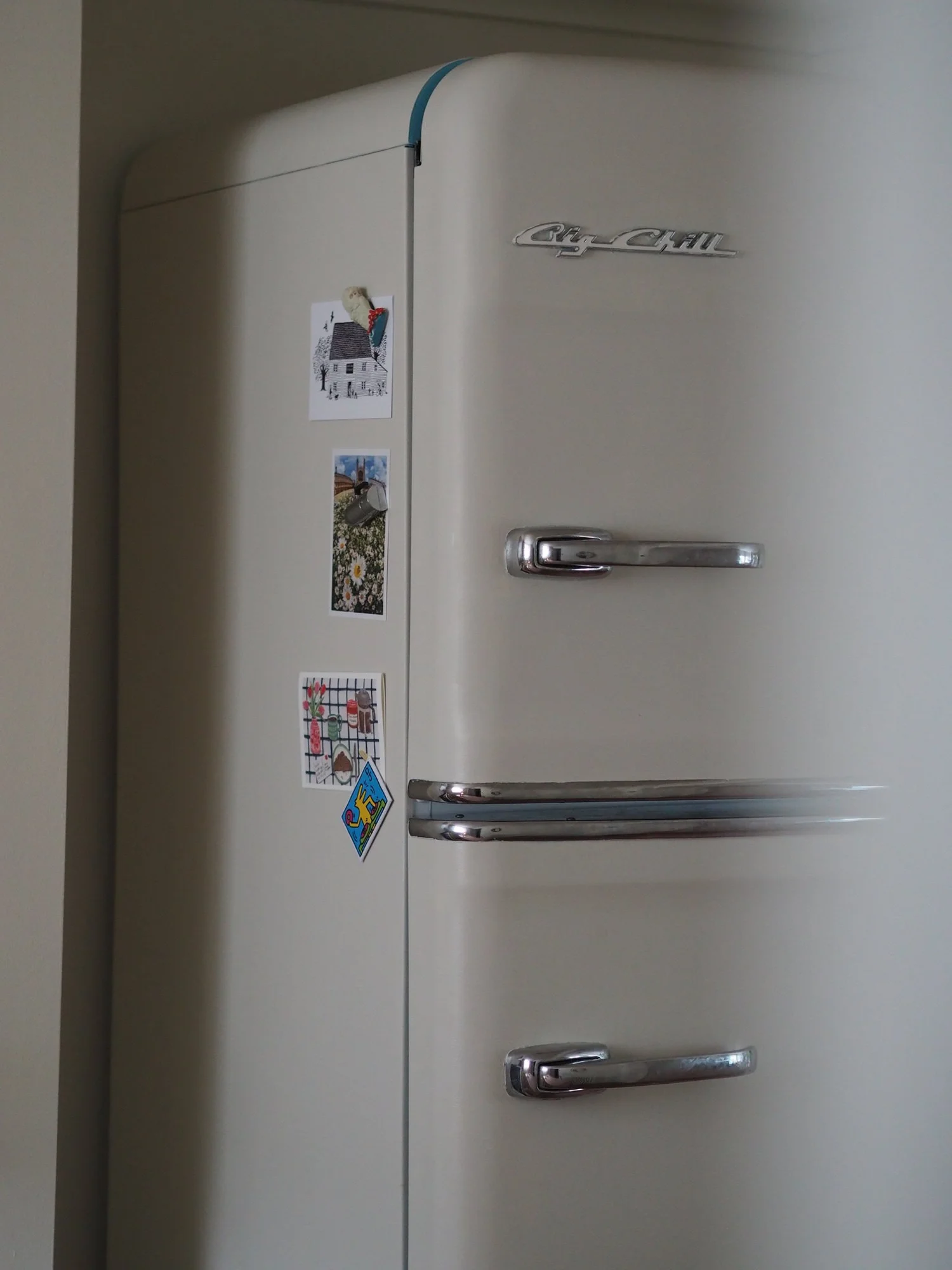 Appliance Painting: How I Successfully Painted My Fridge With A No-Chip ...