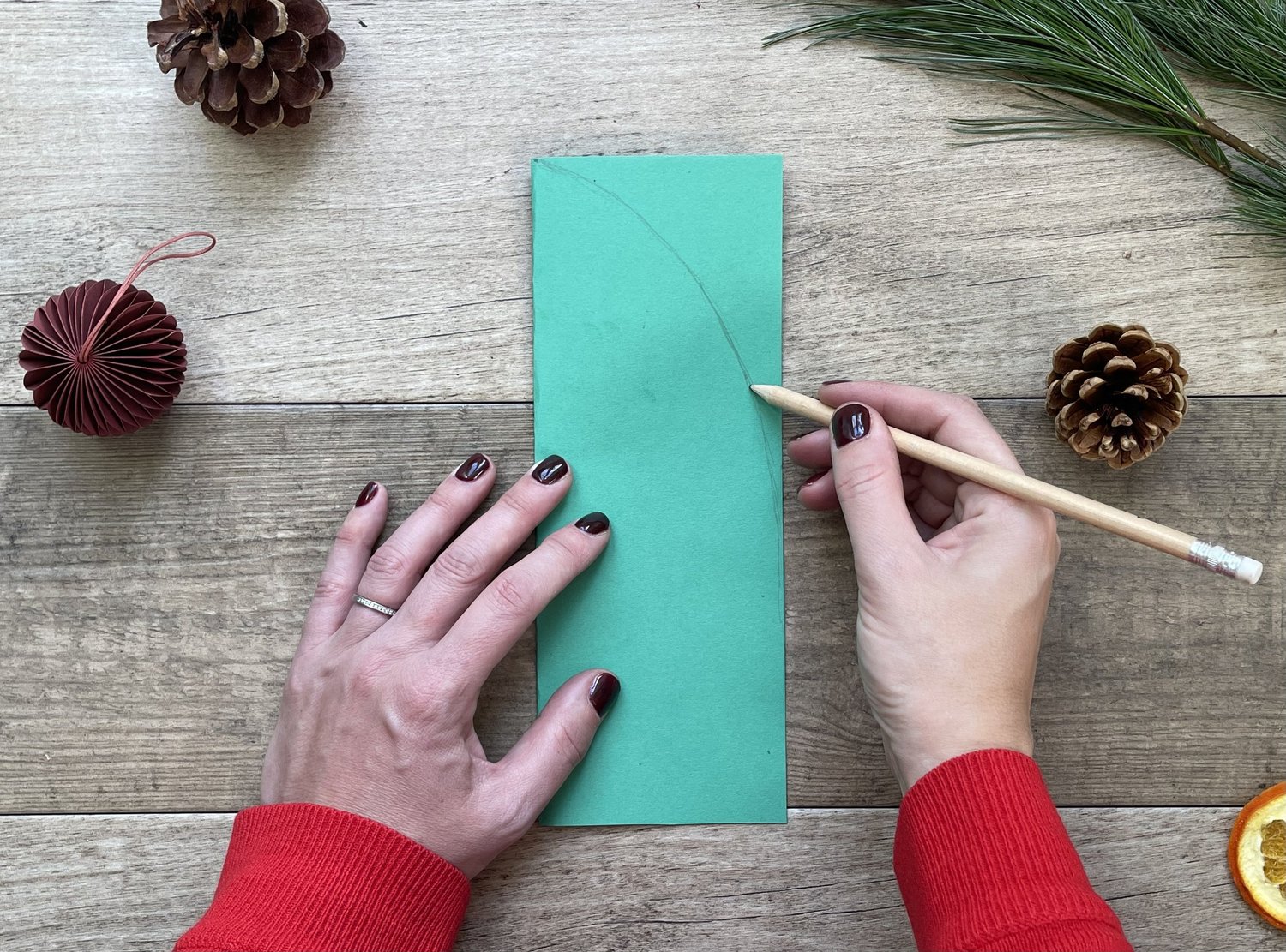 How To Easily Make Stunning Scandi-Style Folded Paper Christmas ...