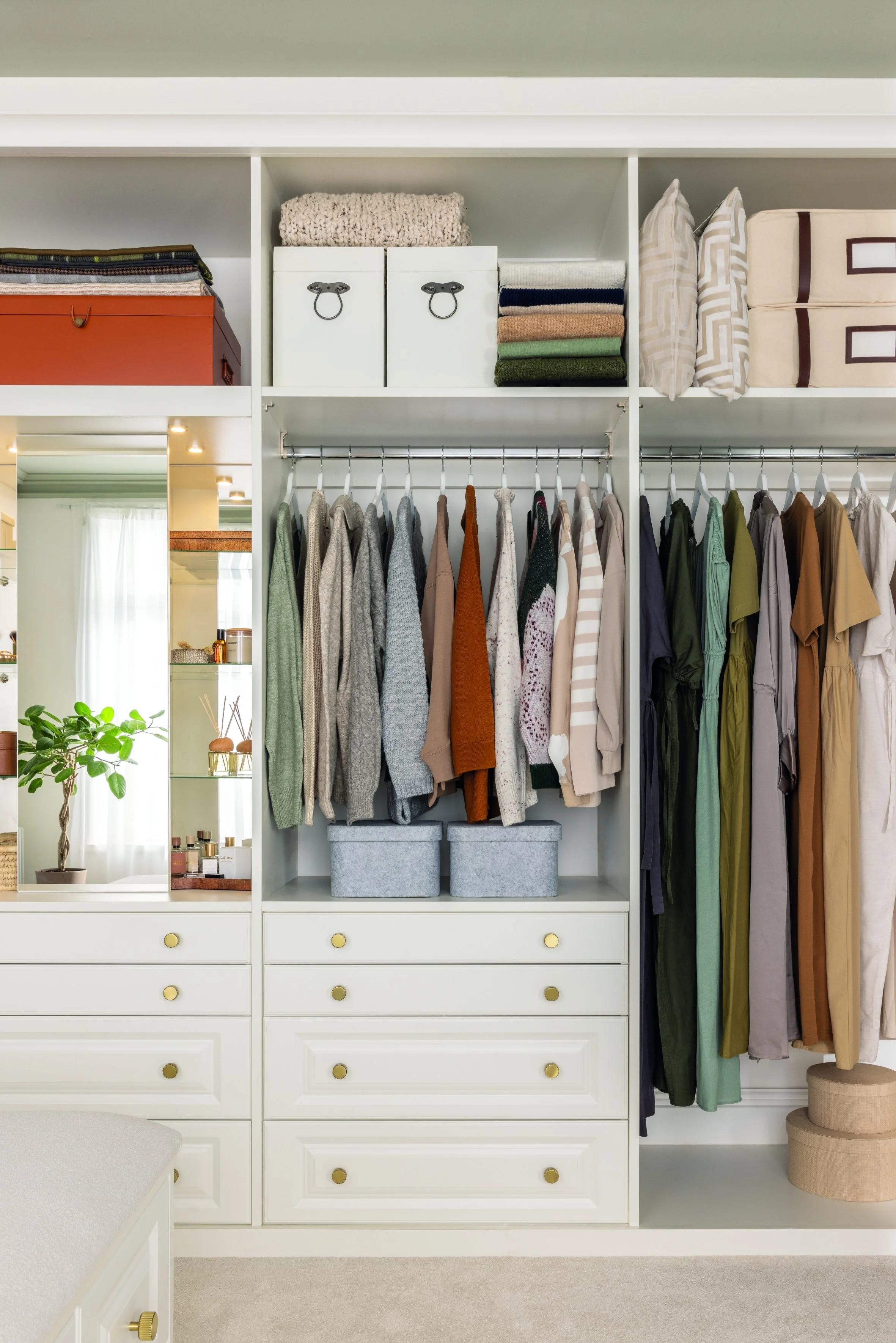 5 Surprising Ways a Modern Wardrobe Upgrade Can Reduce Stress — MELANIE LISSACK INTERIORS