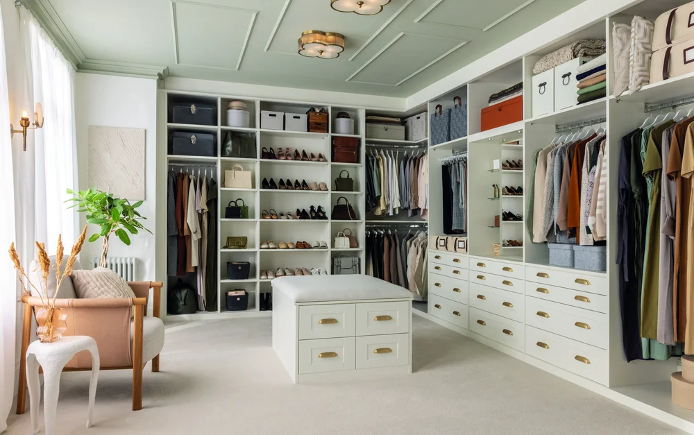 5 Essential Design Tips For A Stylish & Organised Walk-In Wardrobe ...