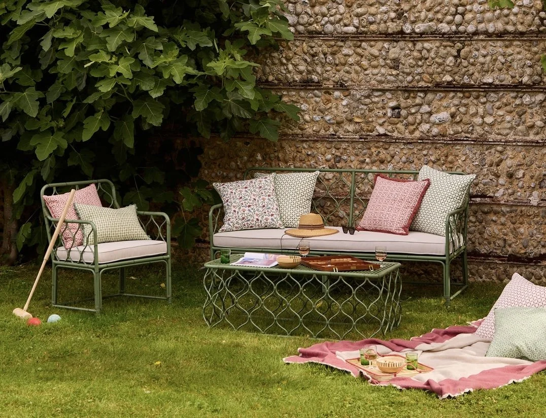 5 Stylish Garden Benches That Design Experts Love for 2025 — MELANIE ...