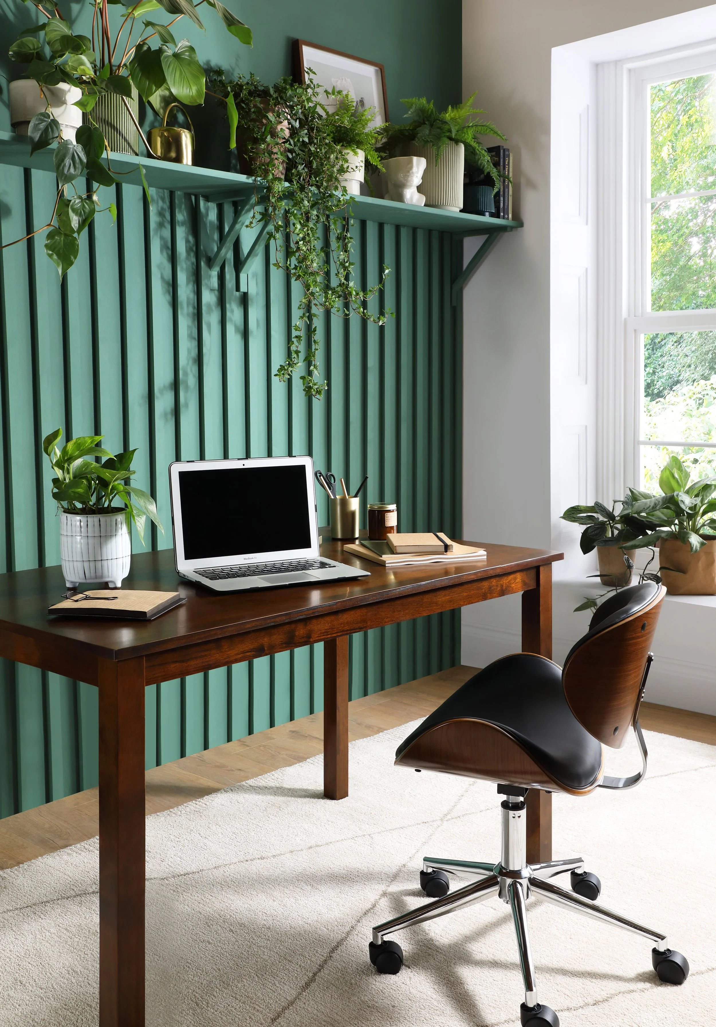 Garden Office: A Comfortable Workspace at Home — MELANIE LISSACK INTERIORS