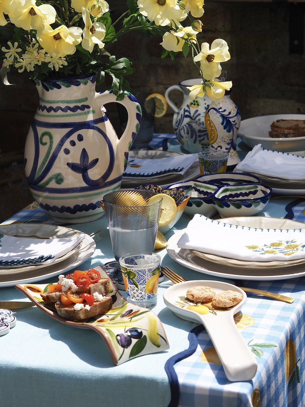 How To Style a Mediterranean-Inspired Table Setting — MELANIE LISSACK ...