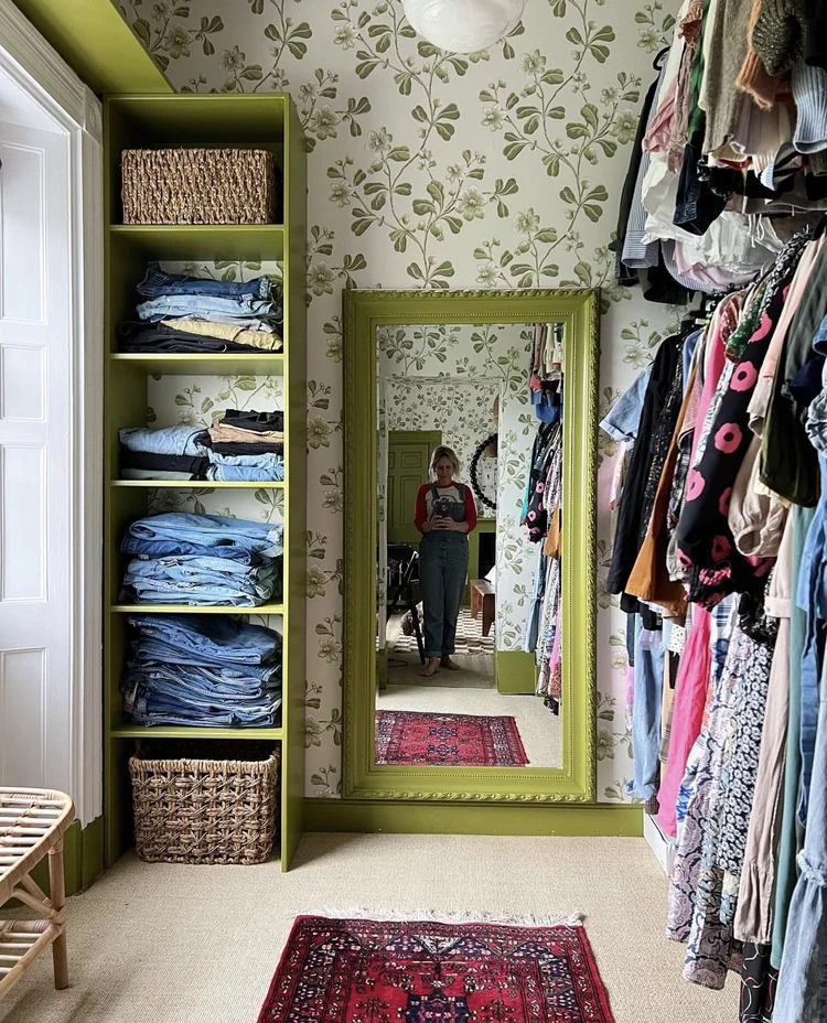 5 Essential Design Tips For A Stylish & Organised Walk-In Wardrobe ...