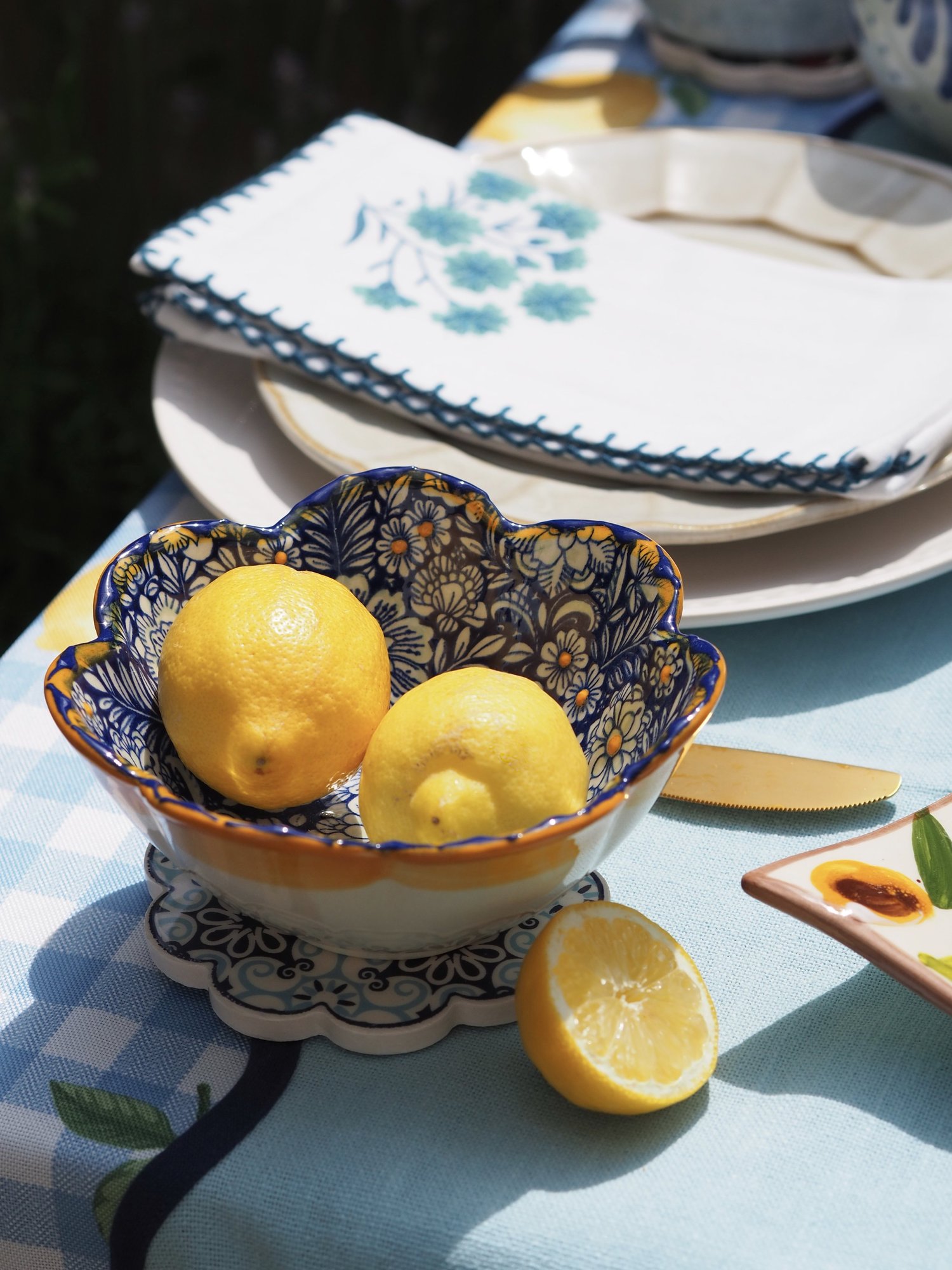 How To Style a Mediterranean-Inspired Table Setting — MELANIE LISSACK ...