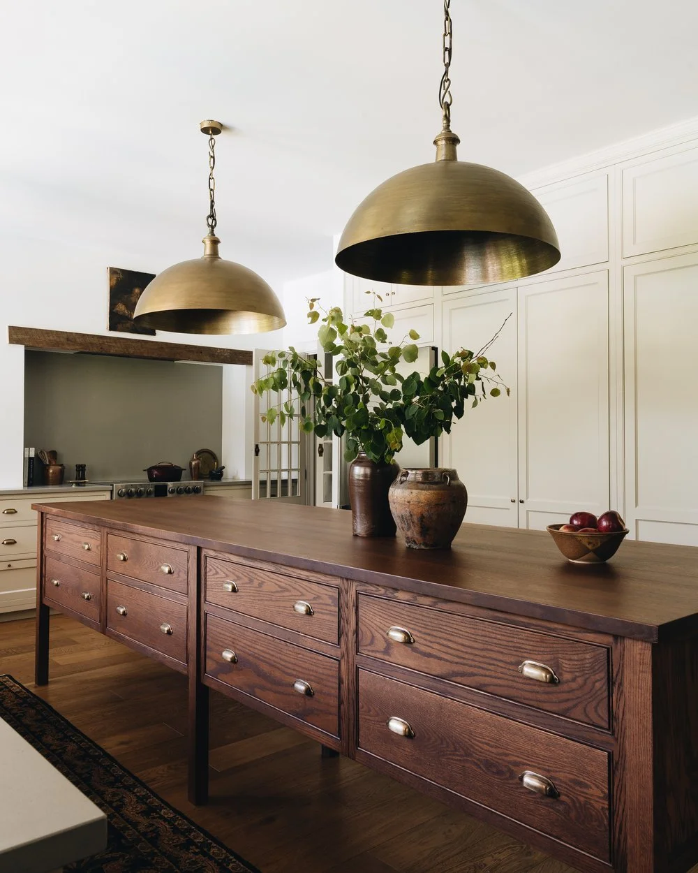 Why This Stylish New Kitchen Island Design Trend Is Here To Stay ...