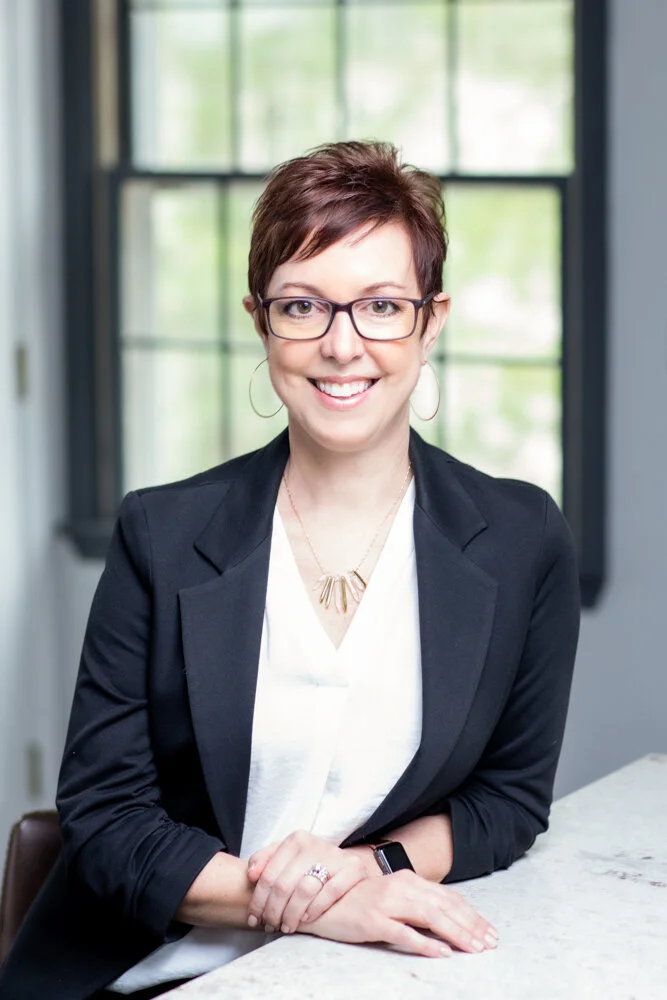 10 Things To Know Before Hiring A Professional Headshot Photographer