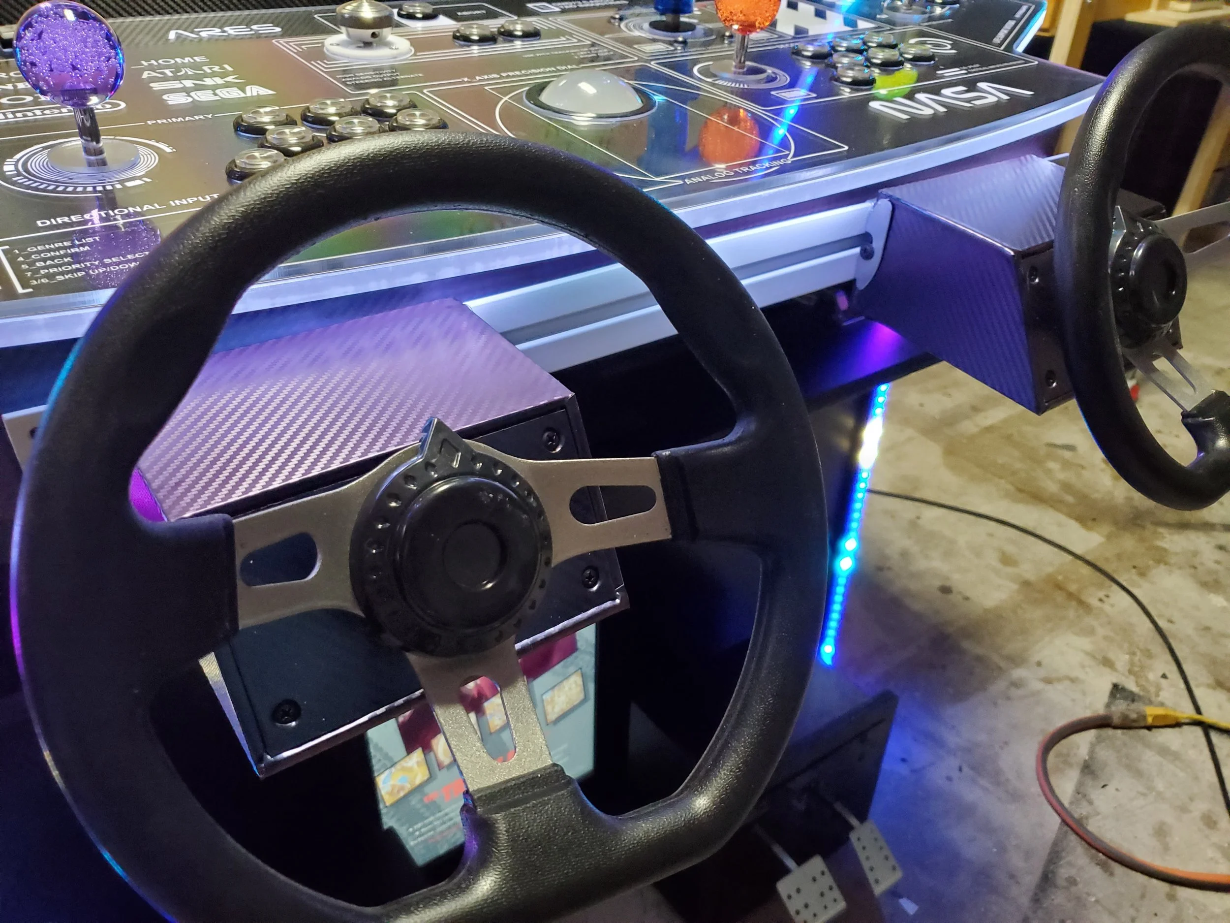 'FALCON/COLOSSUS' - XL 4 Player Arcade (First-Class) - 43" Monitor ...