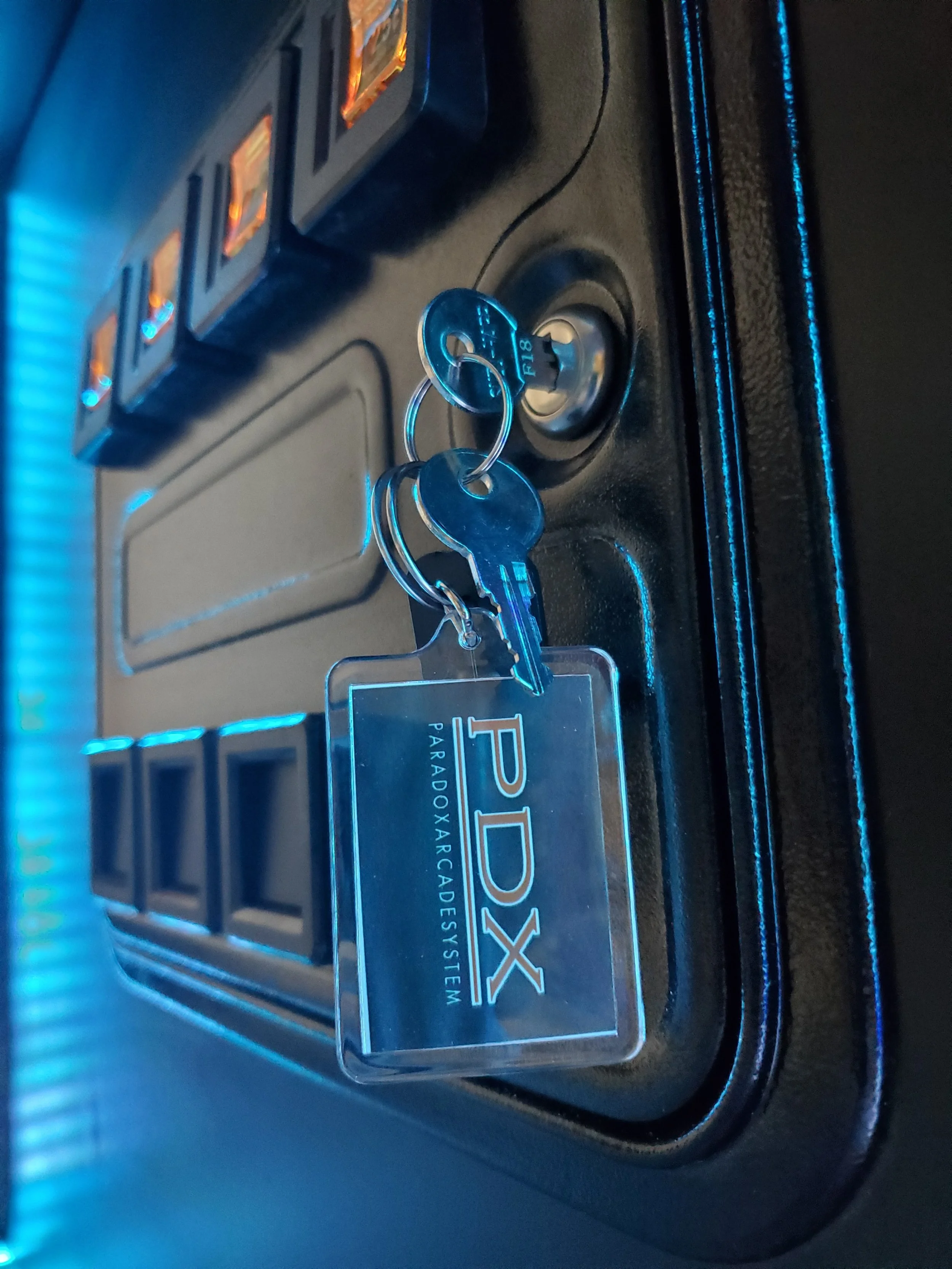 'FALCON/COLOSSUS' v2.0 - XL 4 Player Arcade (First-Class) - 43" Monitor ...