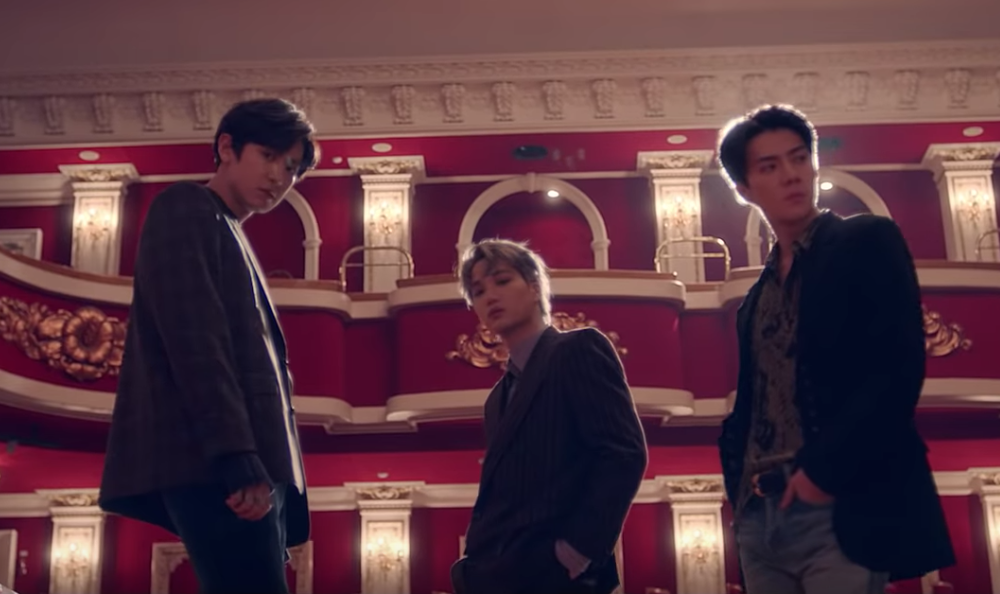 The Fashion Behind “Love Shot” — The Kraze