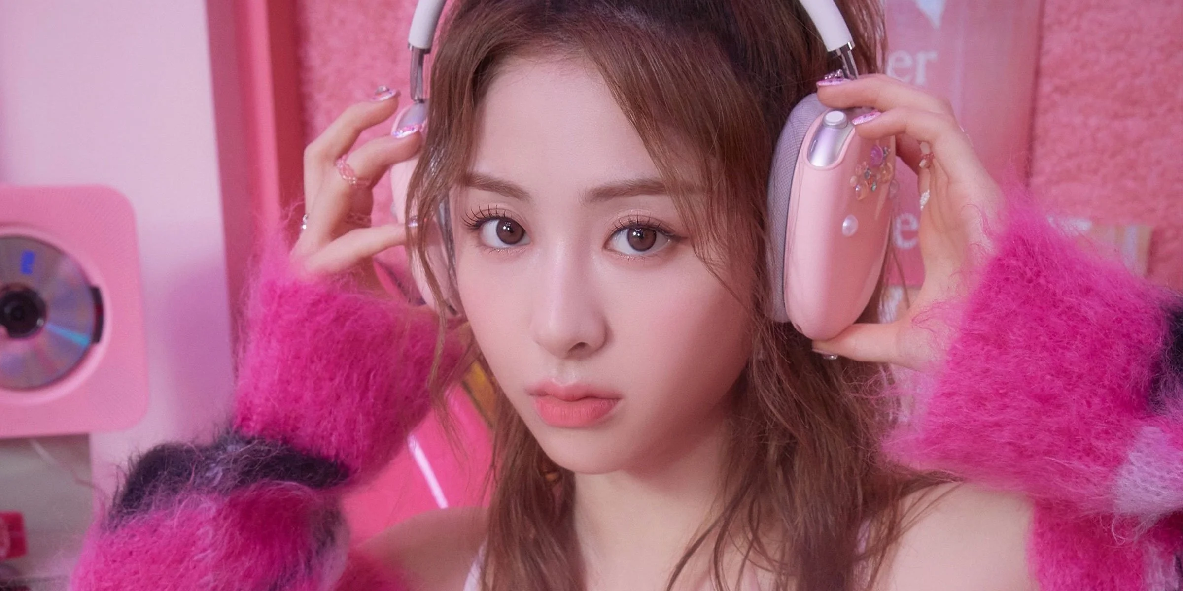 Artist Highlight LE SSERAFIM s Huh Yunjin The Kraze Artist Highlight LE SSERAFIM s Huh Yunjin The Kraze