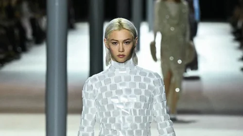 Stray Kids's Felix Makes Striking Runway Debut at Louis Vuitton's Paris ...