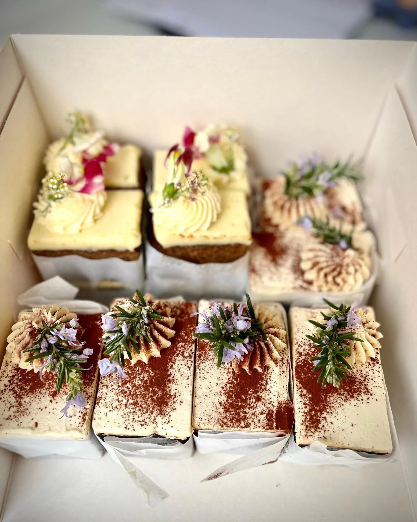 Cornwall Wedding Cake Maker & Decorator