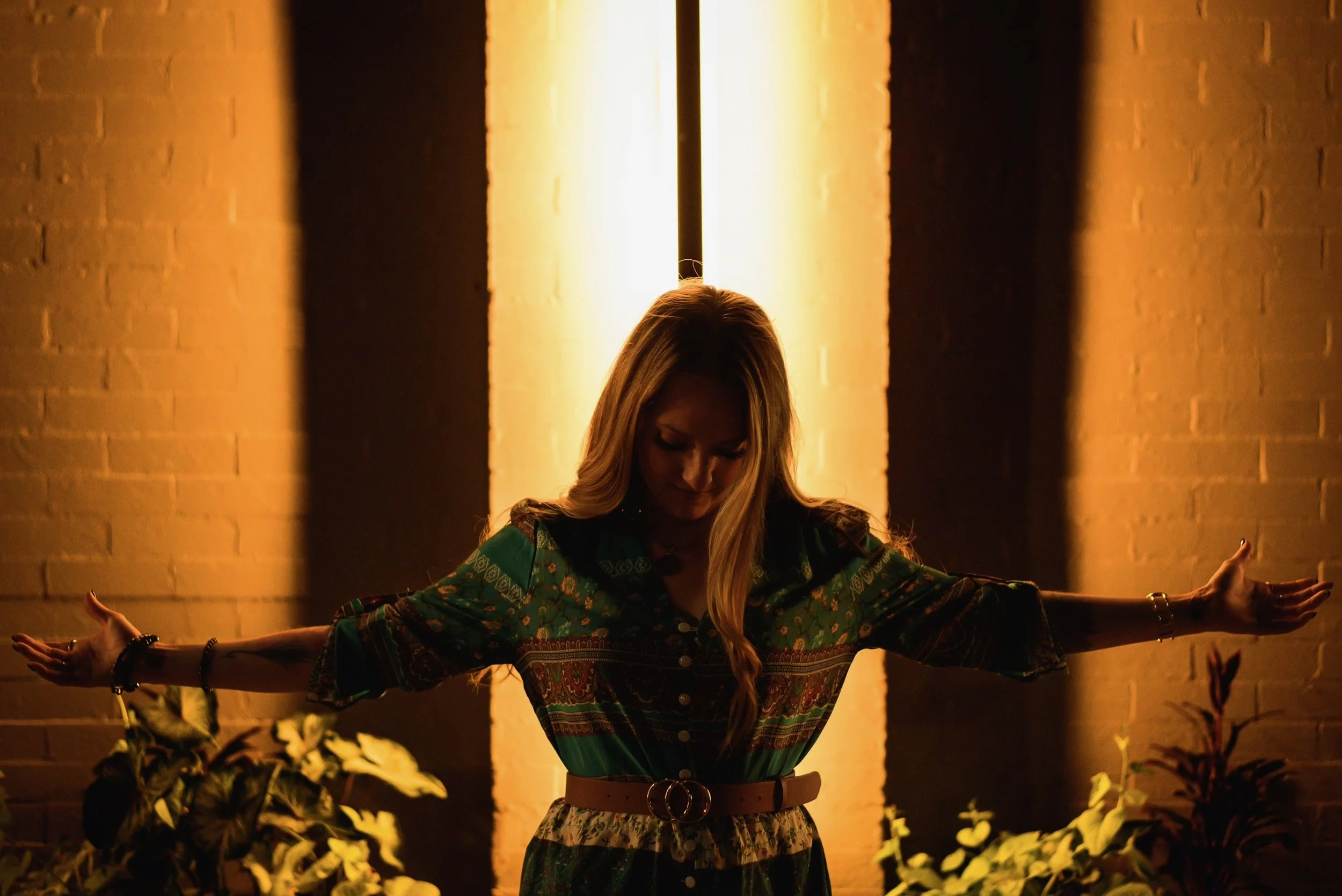 The Sparkling Hippie - Create Feel Good Success with Inner Alignment