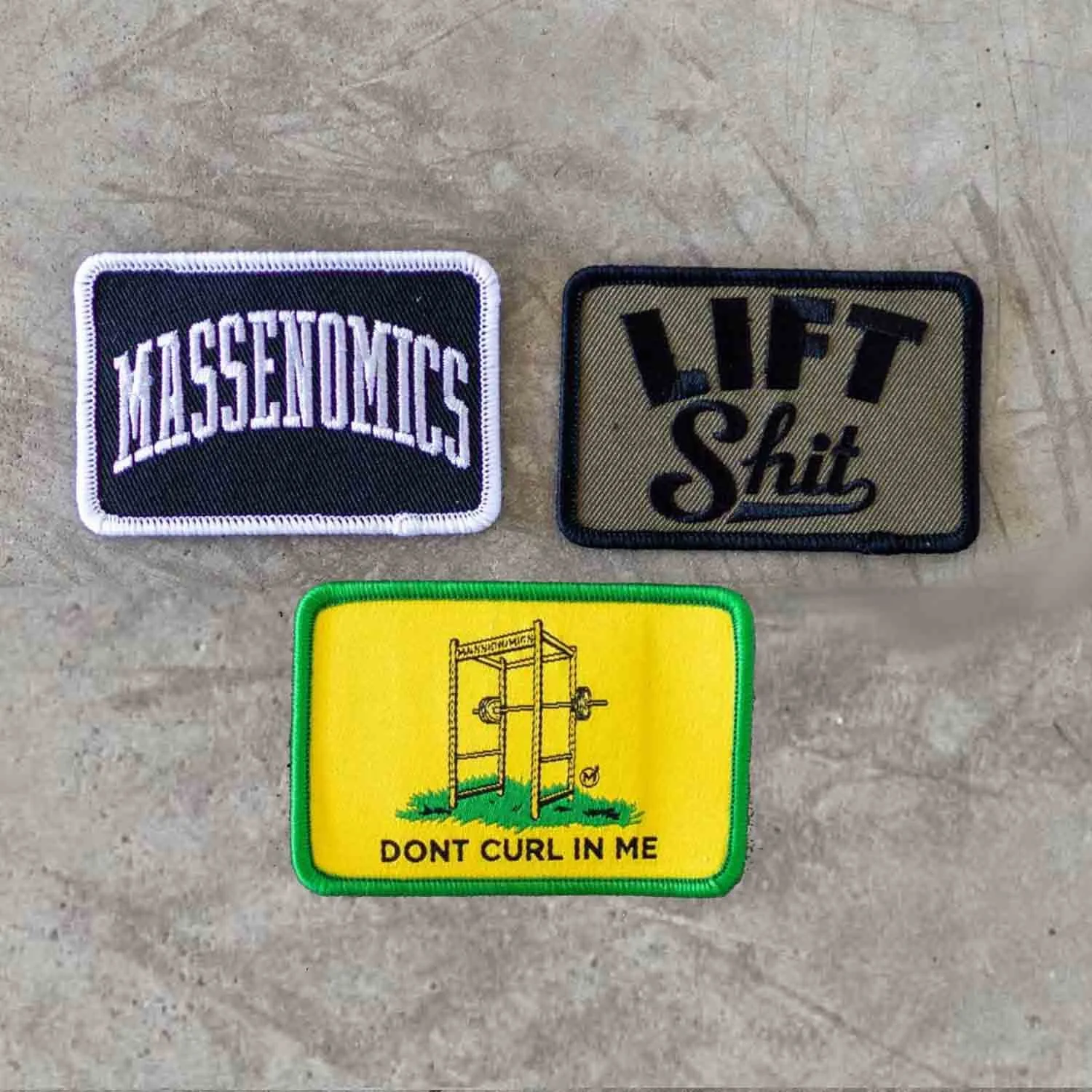 8-Bit Powerlifting Flag — Massenomics