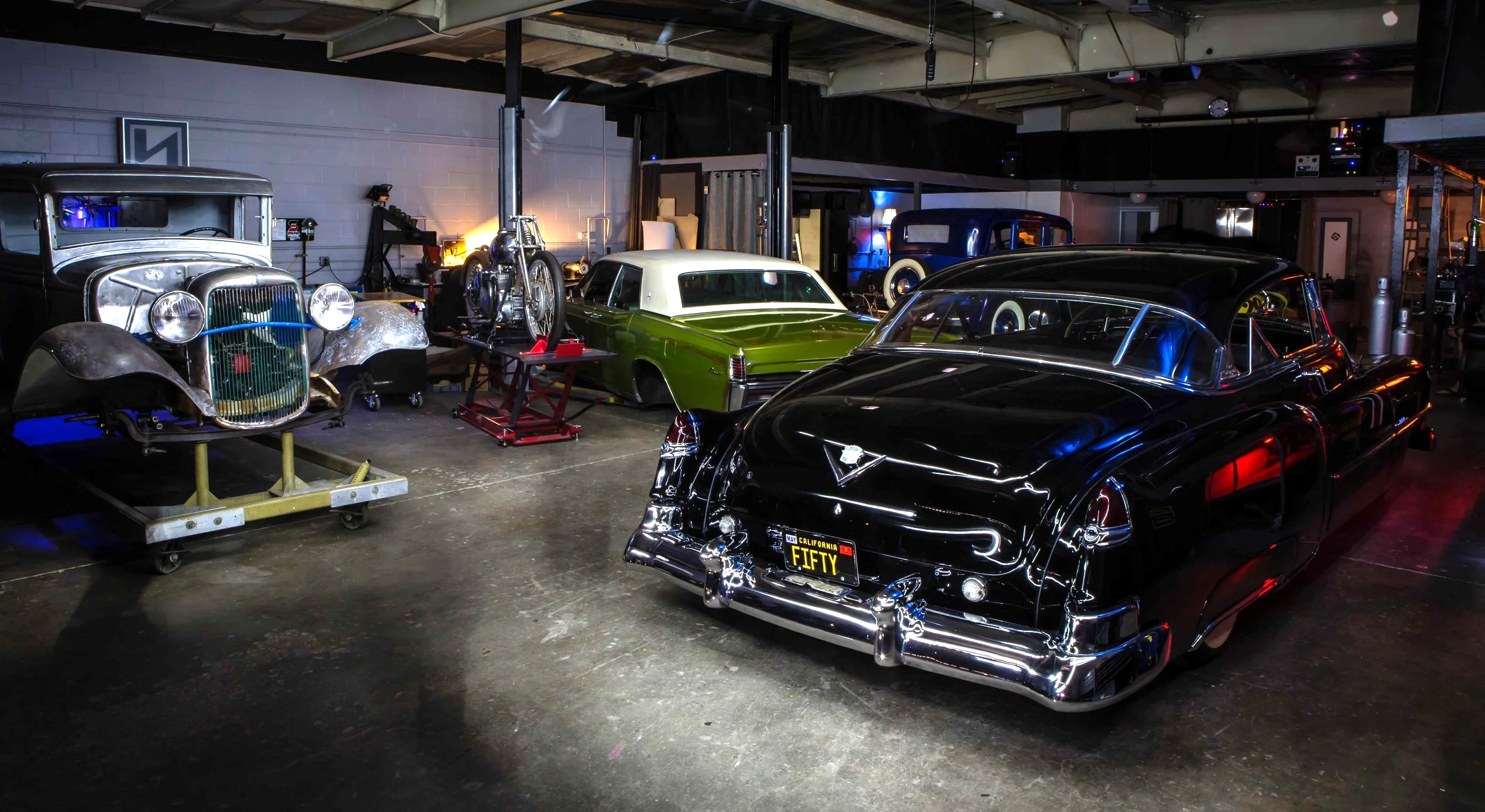 INSIDE ARC — Anaheim Rod And Custom