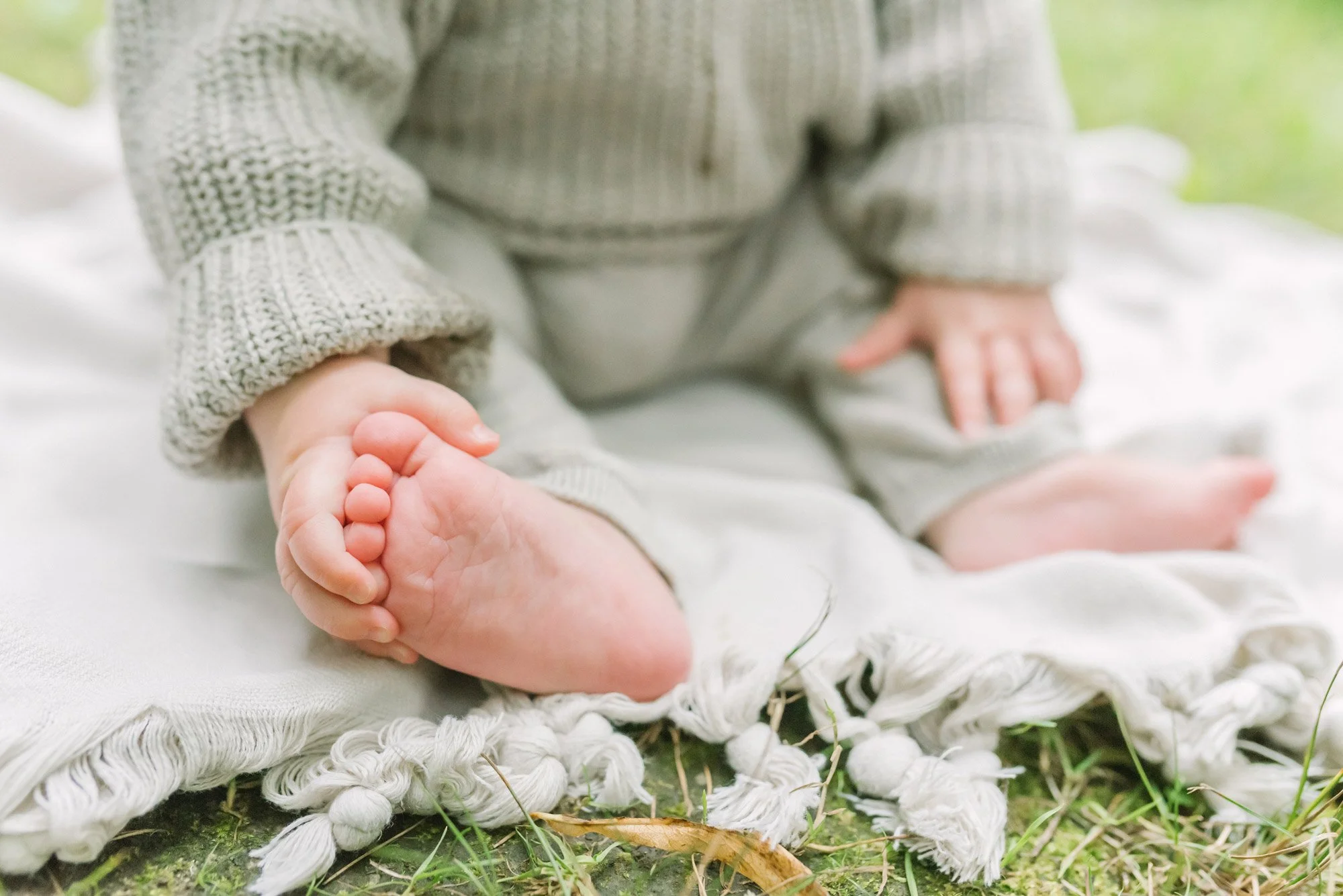 Perks of an Outdoor 6-Month Baby Photography | Niagara Baby ...