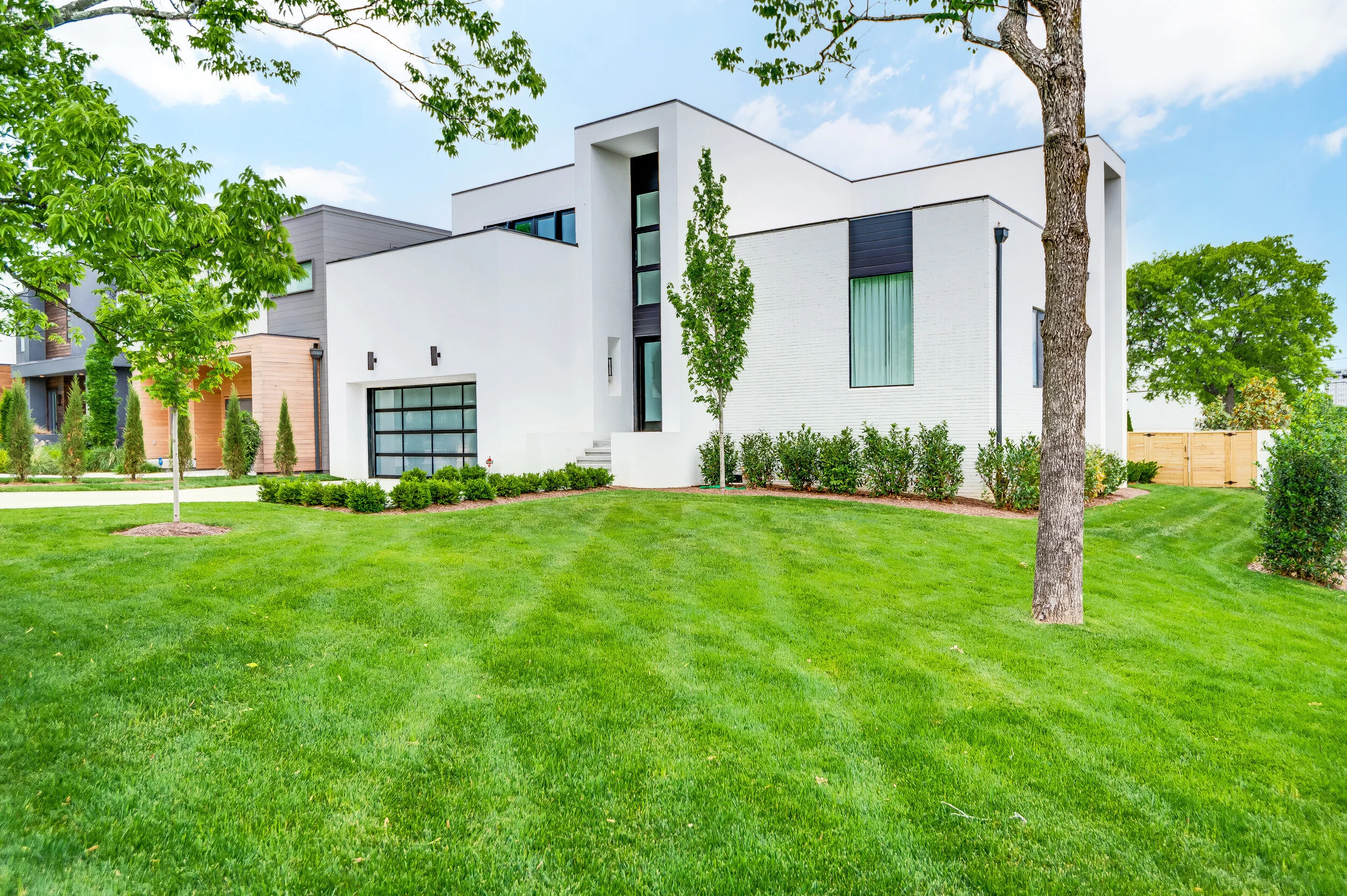 Modern Houses Designed For Contemporary People | August House Co.