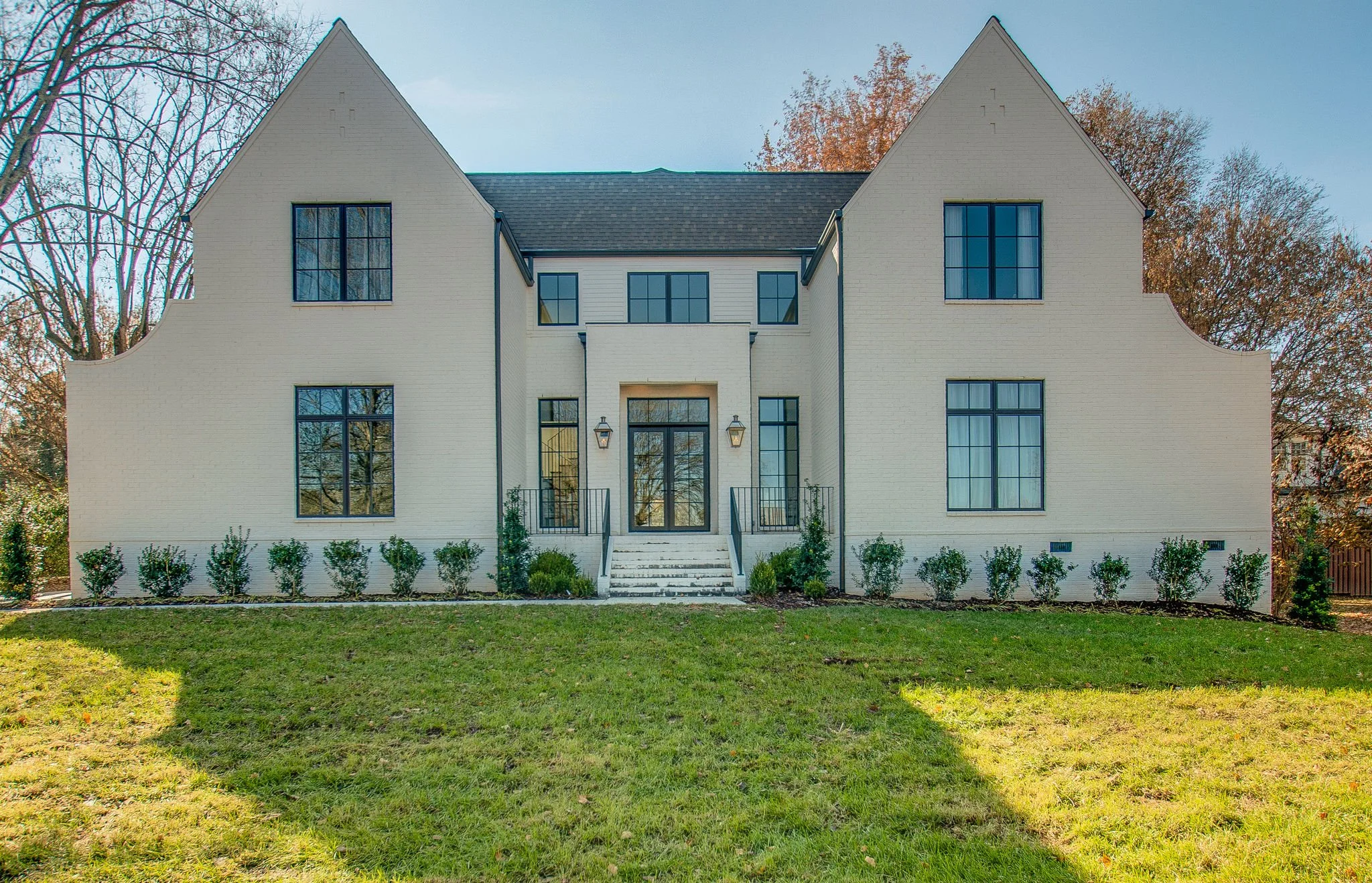 Modern Houses Designed For Contemporary People | August House Co.