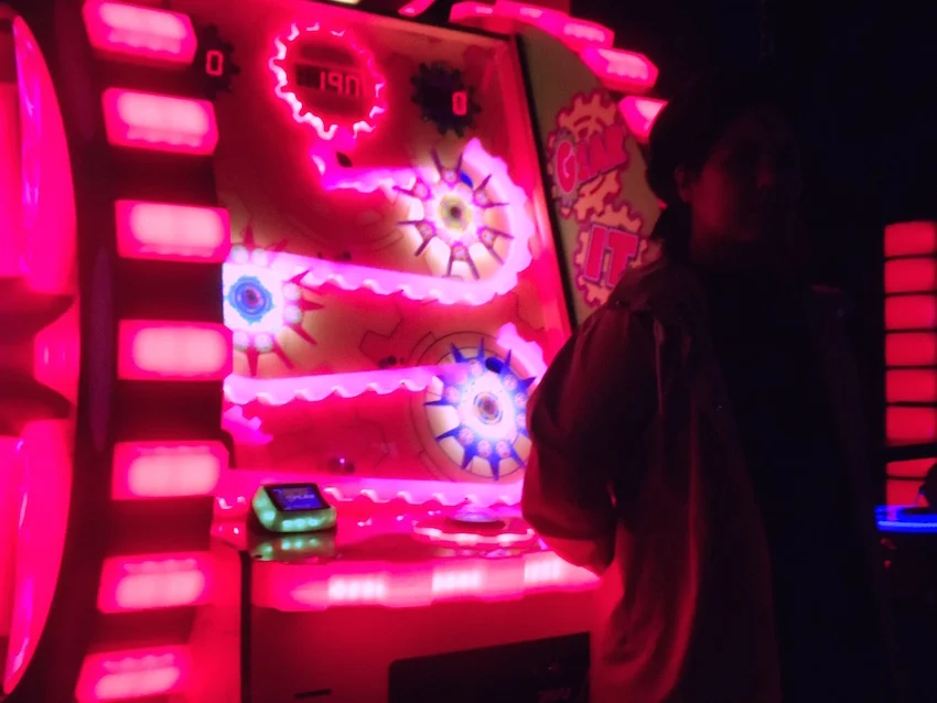 Neon Arcade — DNAMAG