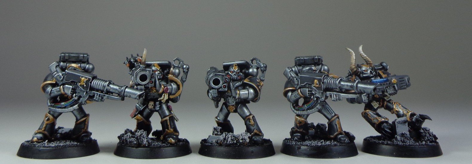 Painting Iron Warriors Chaos Space Marines — Paintedfigs Miniature ...