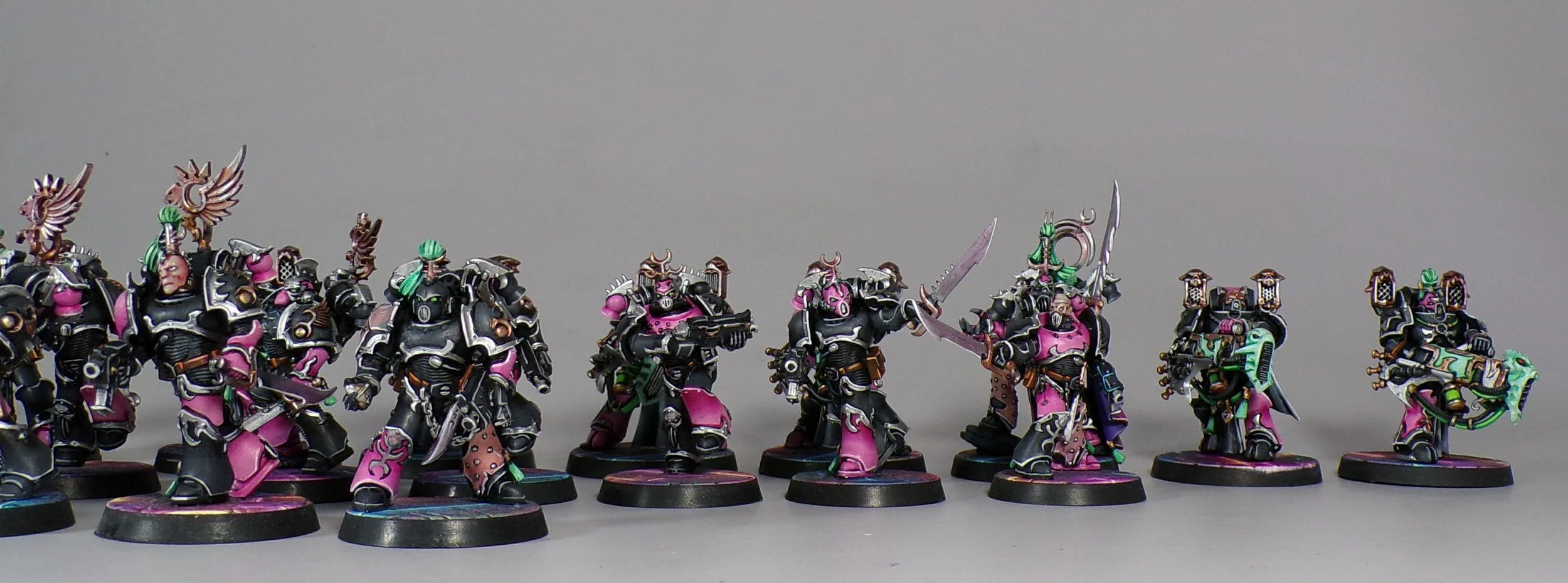 40k Champions of Slaanesh Box Set fully painted to life as Emperor's ...