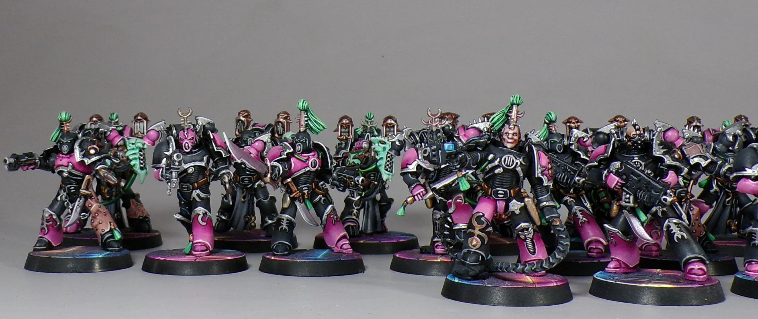 40k Champions of Slaanesh Box Set fully painted to life as Emperor's ...