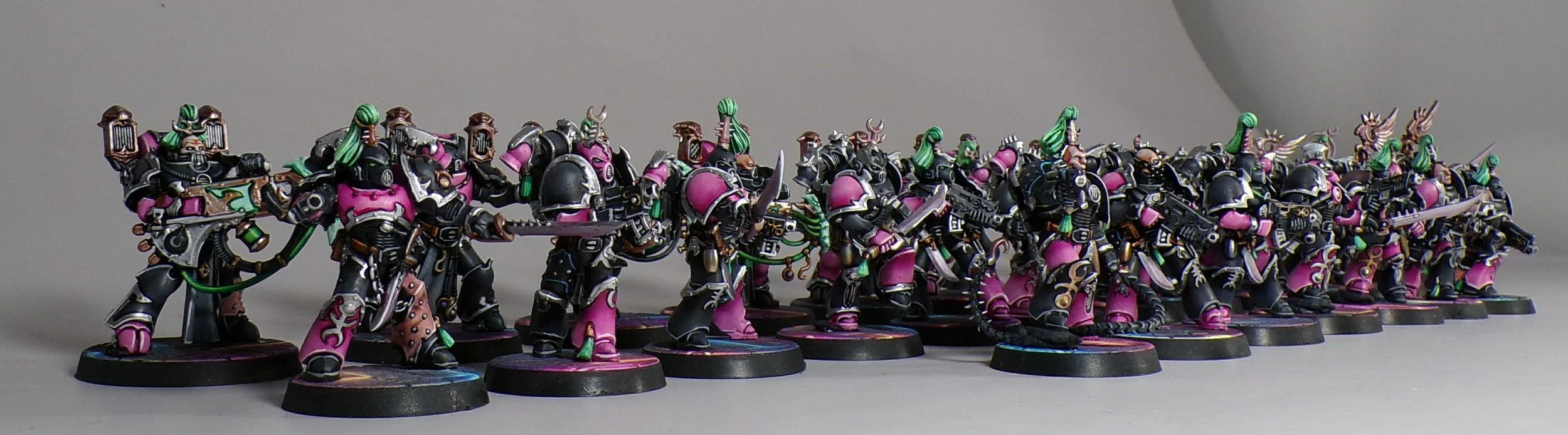 40k Champions of Slaanesh Box Set fully painted to life as Emperor's ...
