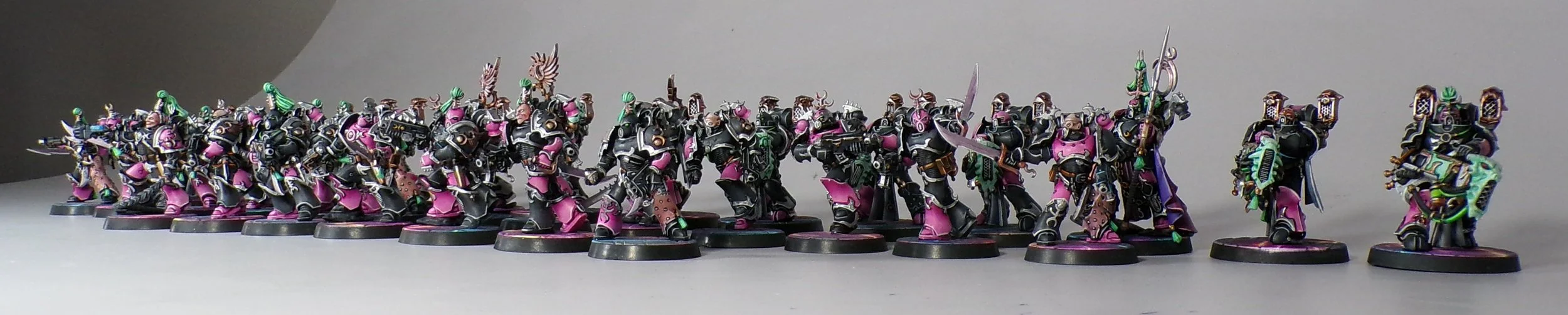 40k Champions of Slaanesh Box Set fully painted to life as Emperor's ...