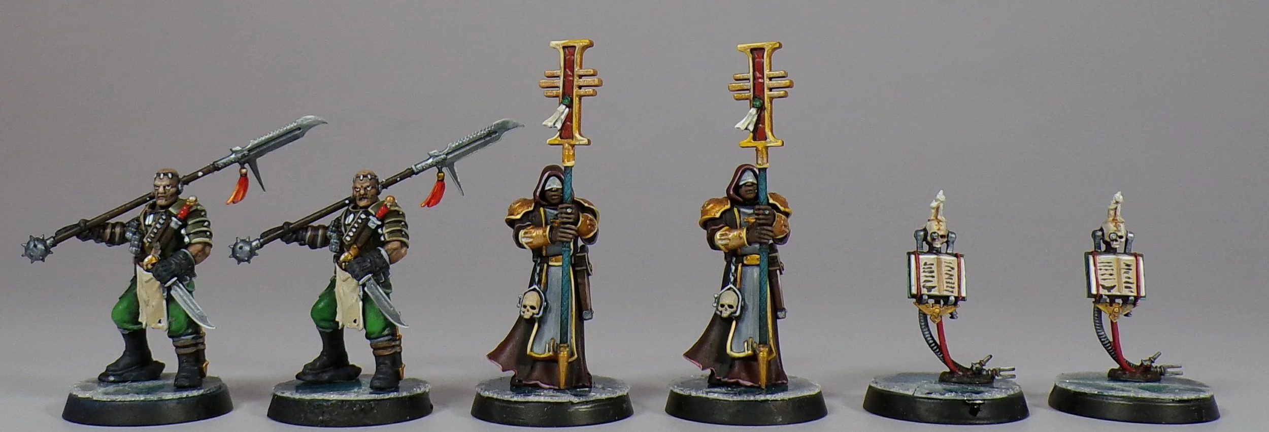 Painting up some reinforcements for a badass 40k Grey Knights army ...
