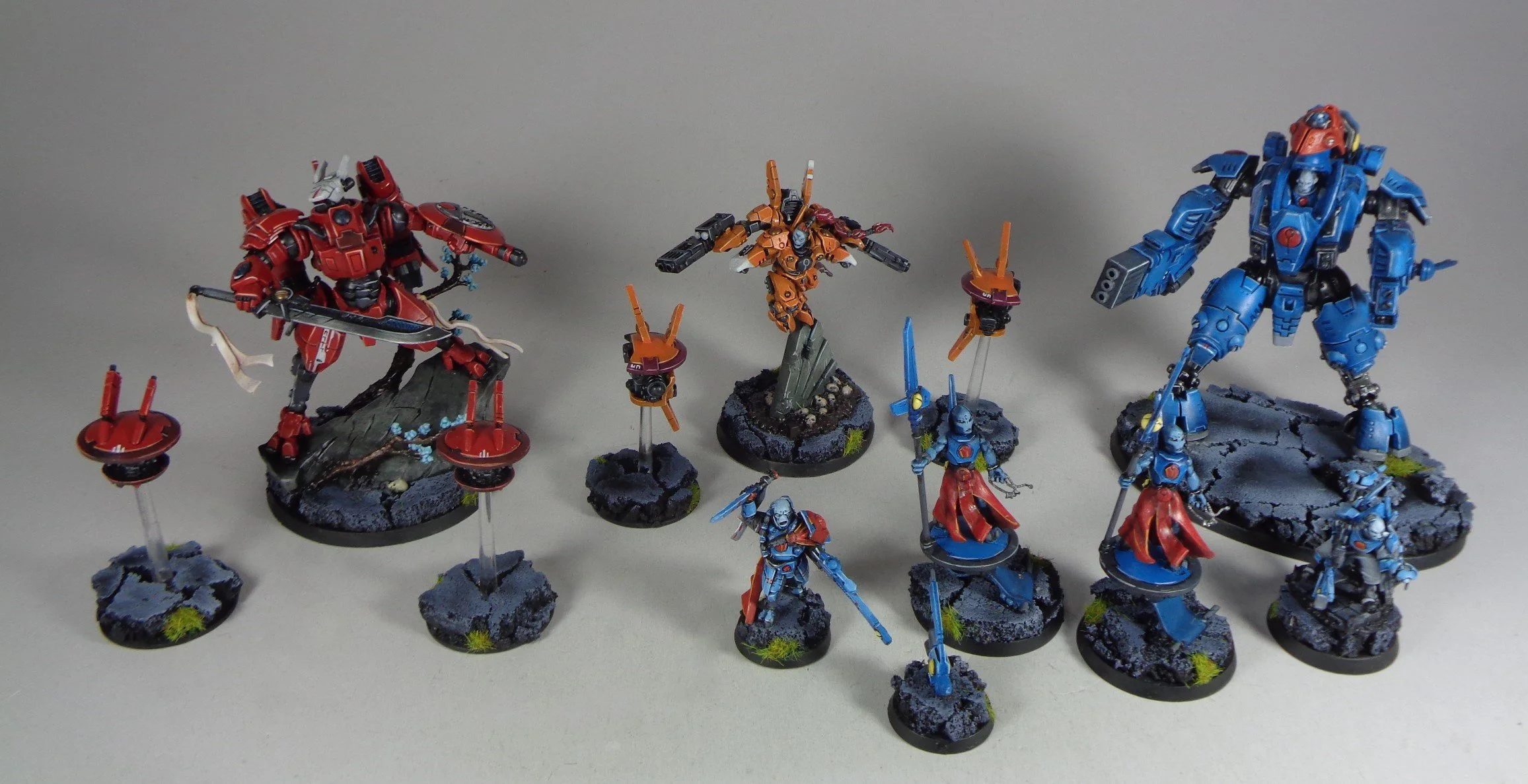 Some Blue and Red Tau with Cork Basing — Paintedfigs Miniature Painting ...