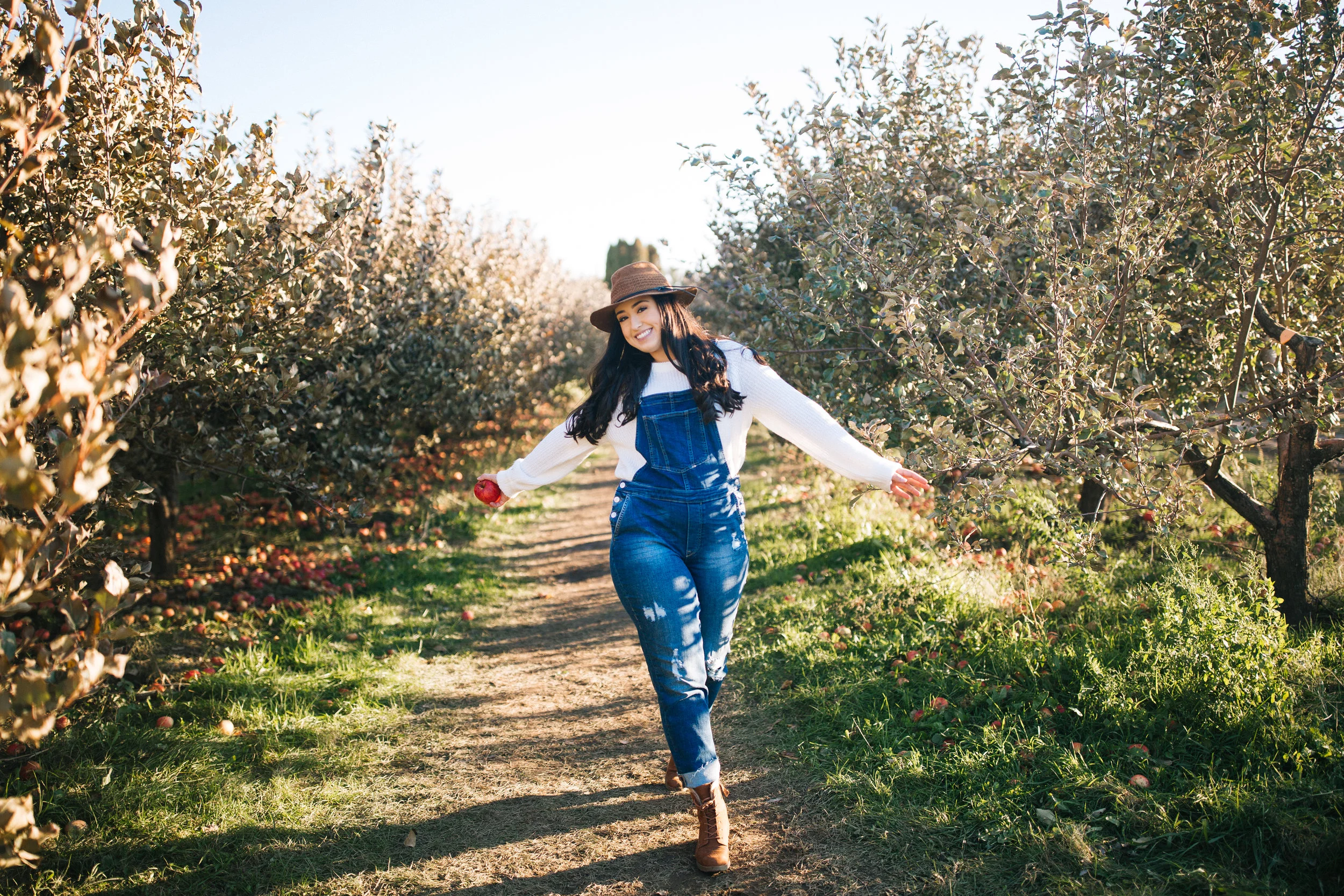 Kelly's Autumn Senior Shoot | Aamodt's Apple Orchard Stillwater MN ...