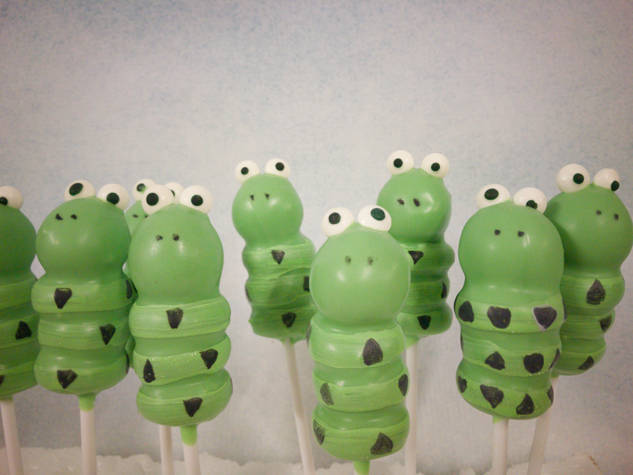 Beautiful cupcakes, cake pops and biscuits in and around London — Daisy ...