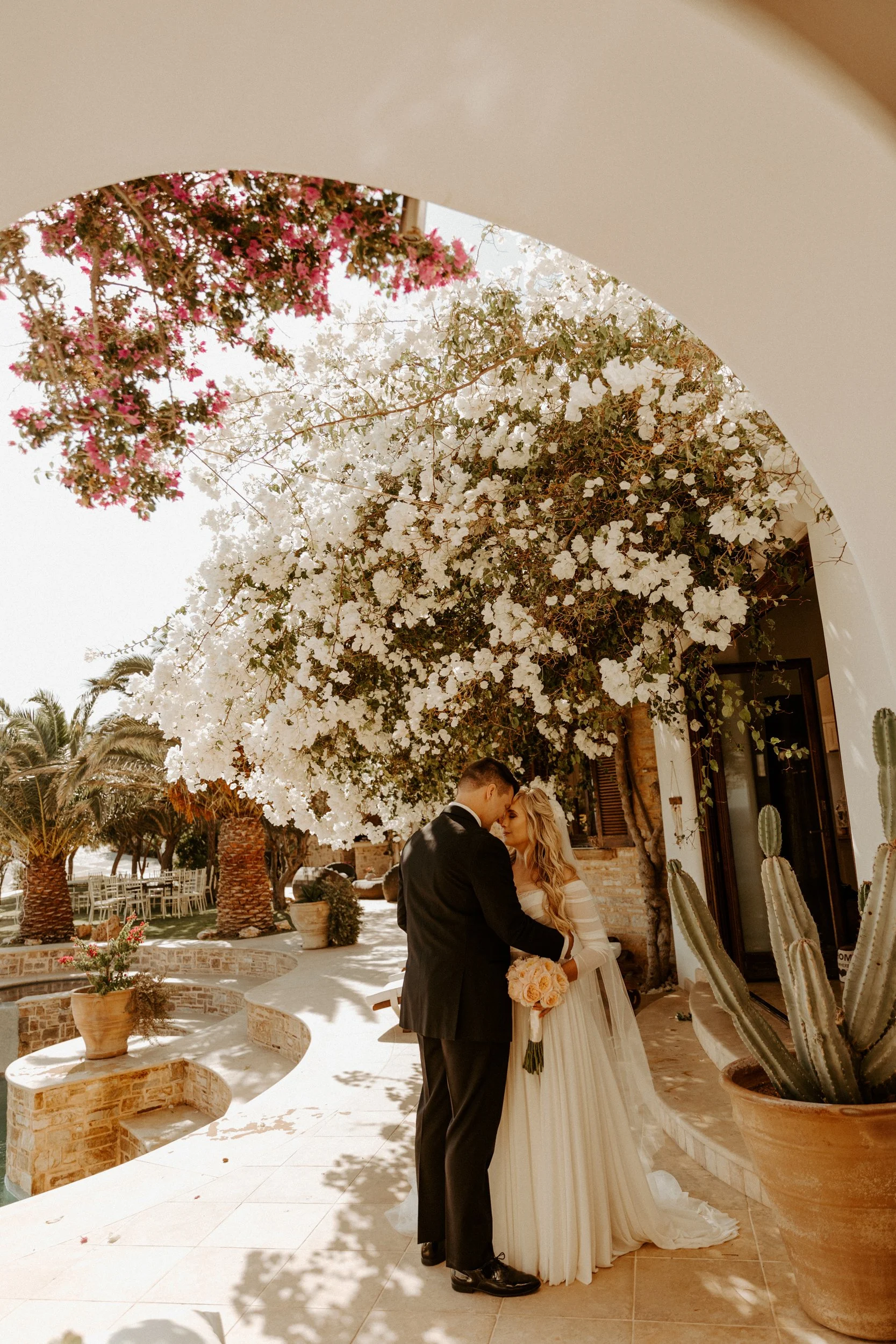 Stunning Greece Elopement: Adventurous Destination Wedding on Santorini ...