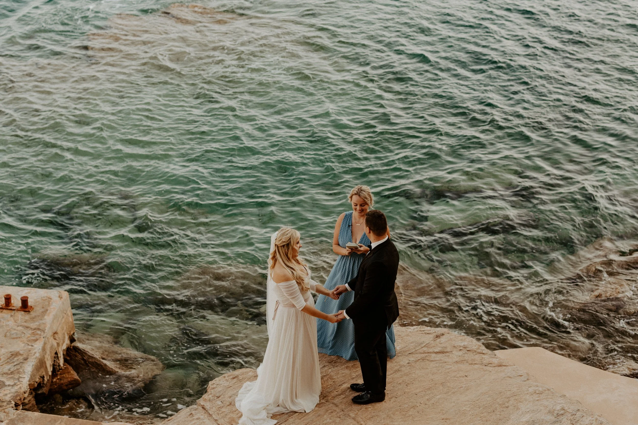 Stunning Greece Elopement: Adventurous Destination Wedding on Santorini ...