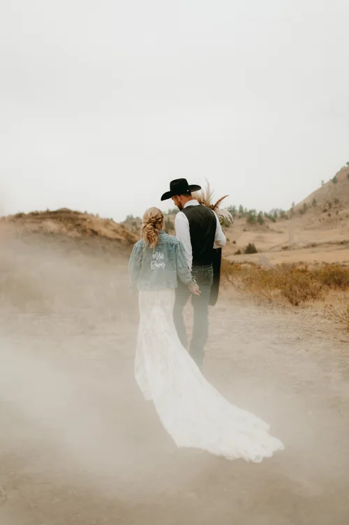 Gorgeous elevated western style cowboy wedding in Miles City, Montana ...