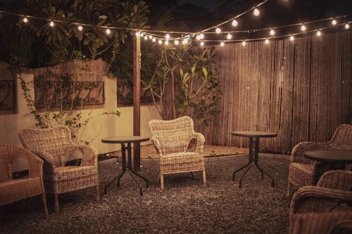 Custom Patio Lights vs. All-in-One Kits — 1000Bulbs Blog