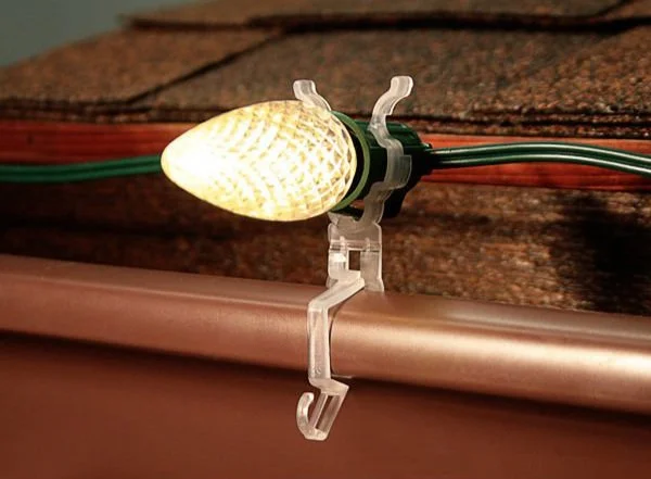 How to Install Christmas Light Clips — 1000Bulbs Blog