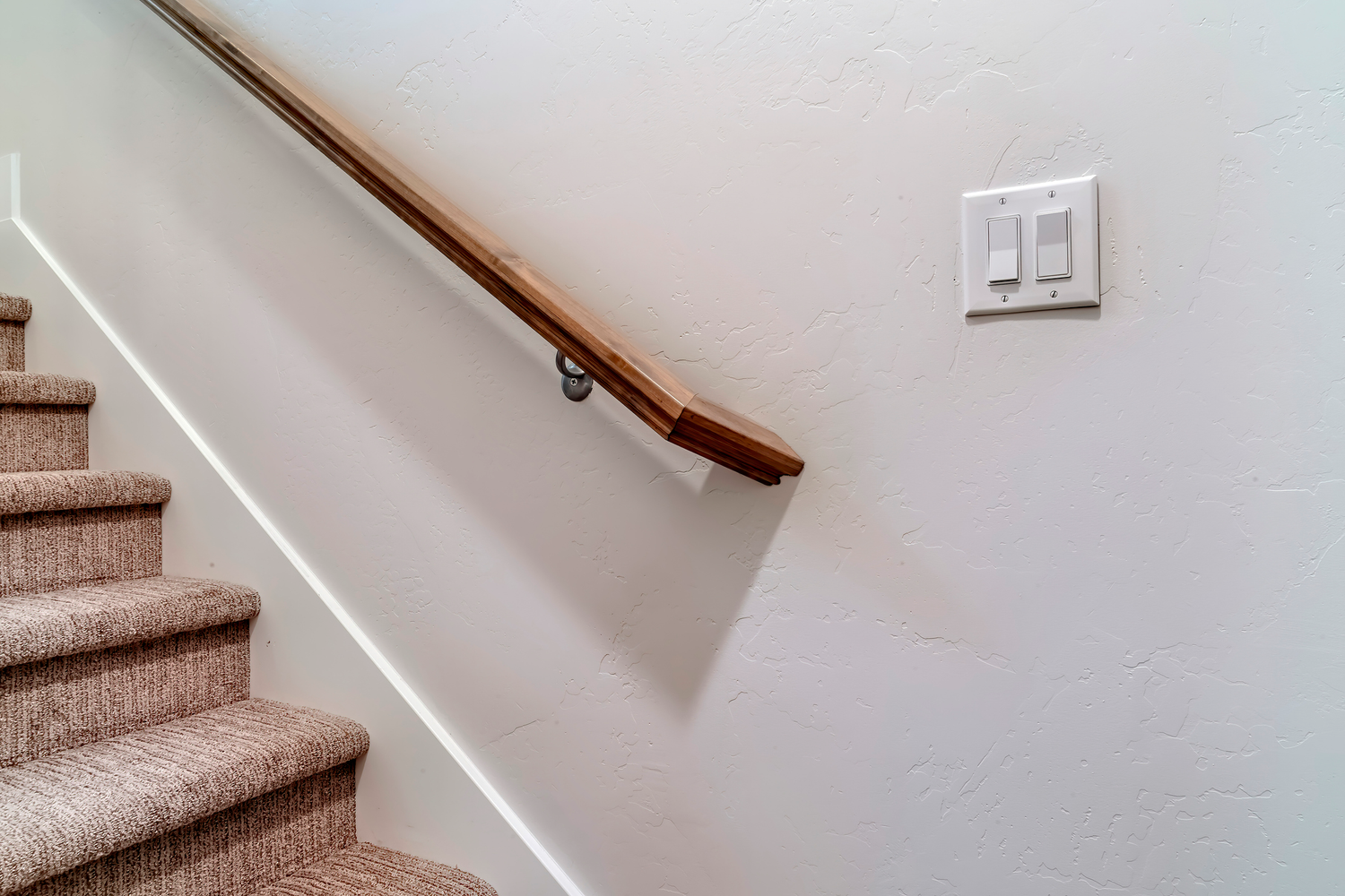 3-Way Dimmer Switch vs. Multi-Location Dimmer Switch — 1000Bulbs Blog