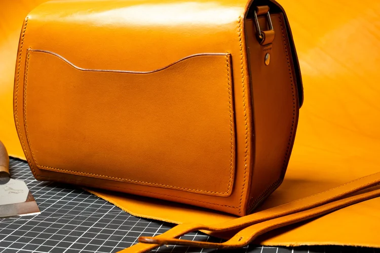 Classic leather handbag build - PDF template — Le French Crafter