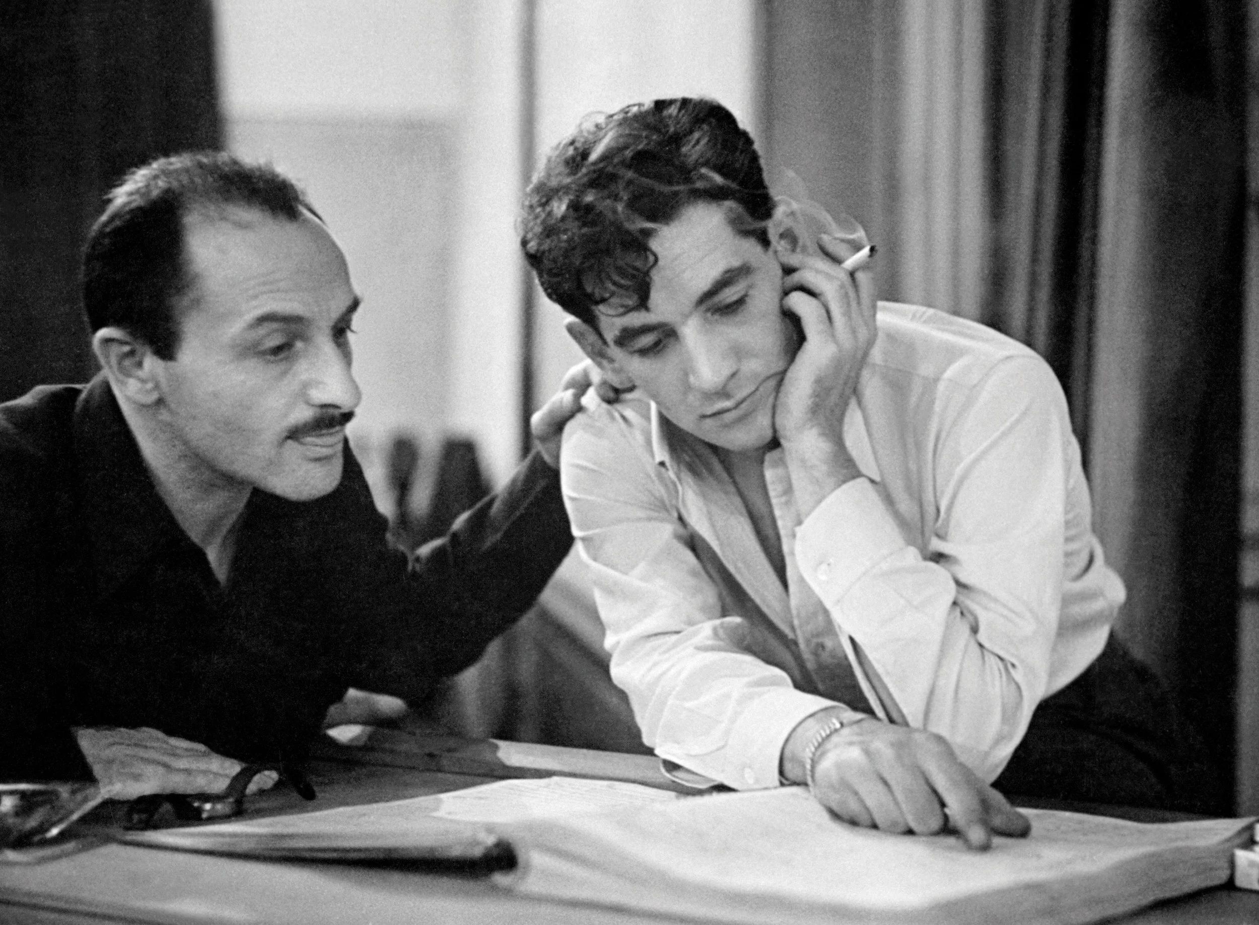 Book Review: Leonard Bernstein 100: The Masters Photograph the Maestro ...