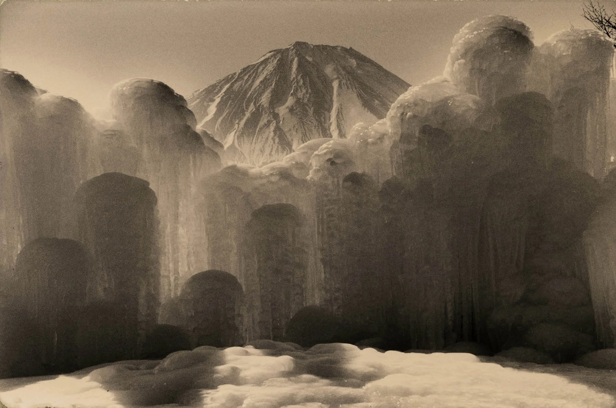 Yamamoto Masao: A Box of Ku, Nakazora, Kawa=Flow, Bonsai, and Tomasu ...