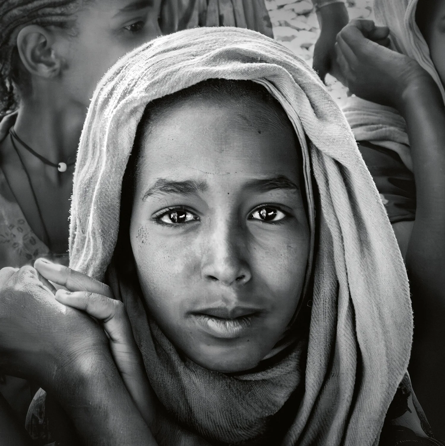 Book Review: Life's Fragile Moments by Julian Lennon | teNeues — Musée ...