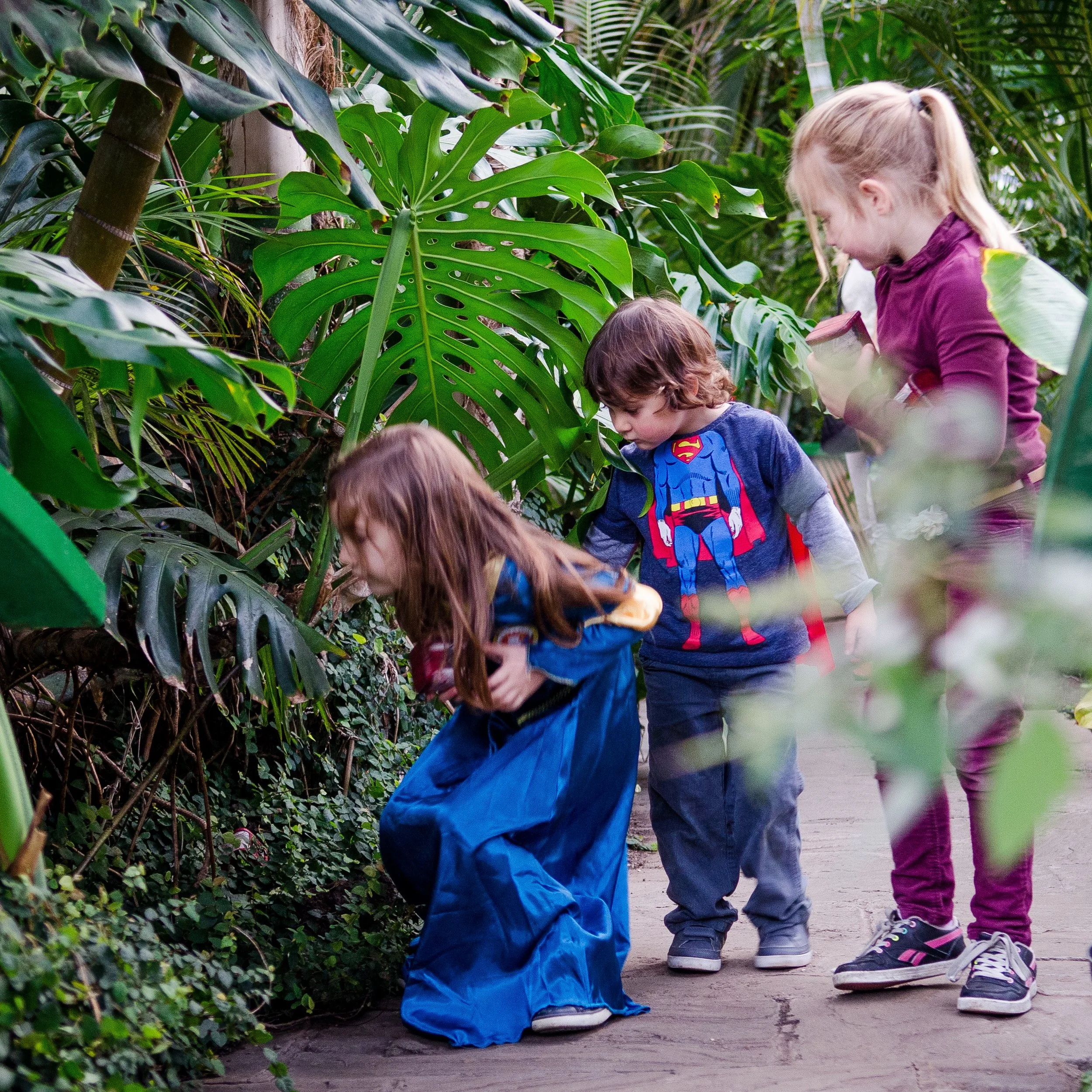 Nature Treasure Hunt vs Scavenger Hunt - Kids Parties by Puddles